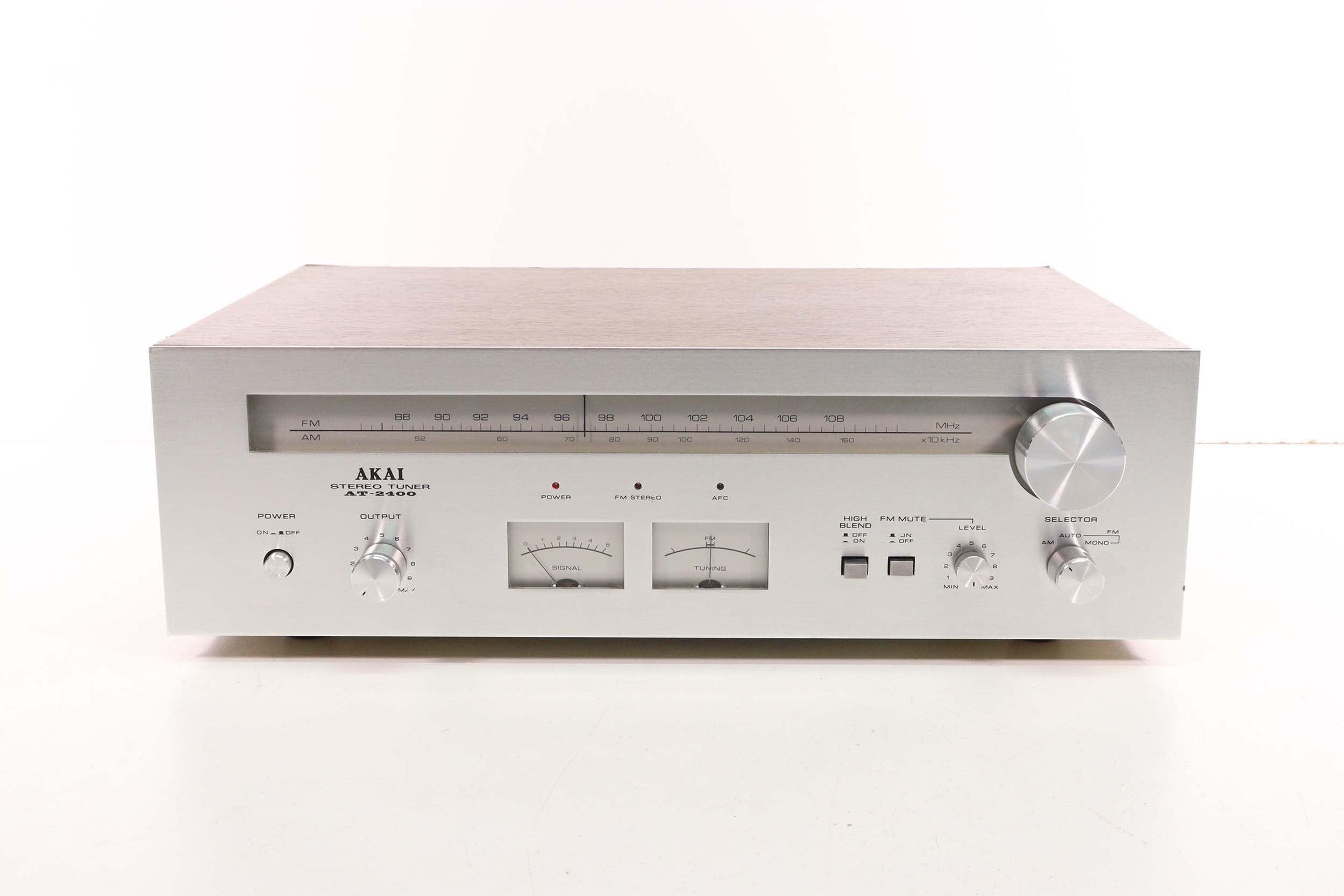 Akai AT-2400 Stereo Tuner Made in Japan — SpenCertified