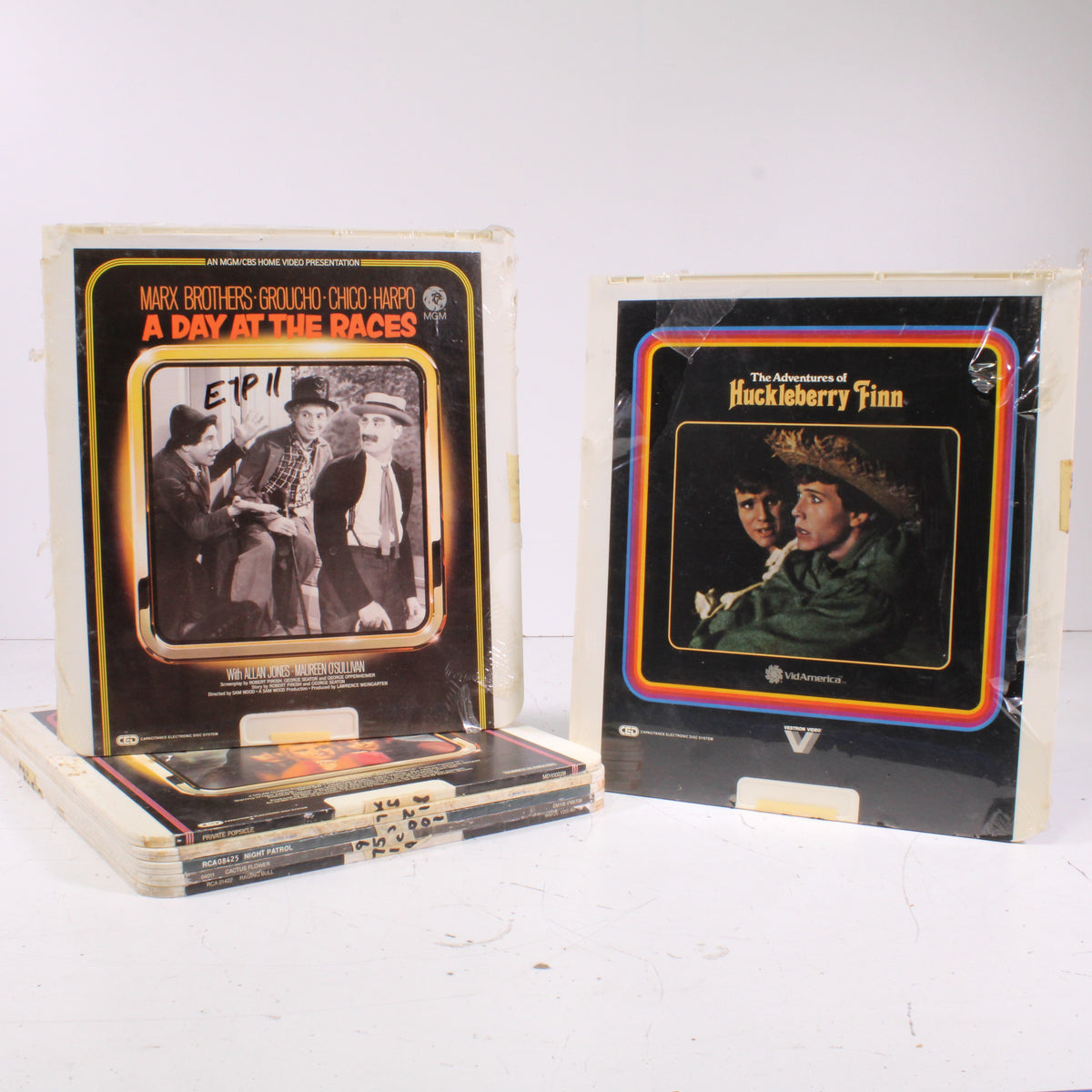 CED VideoDisc Movie Bundle of 7 (The Adventures of Huckleberry Finn an ...