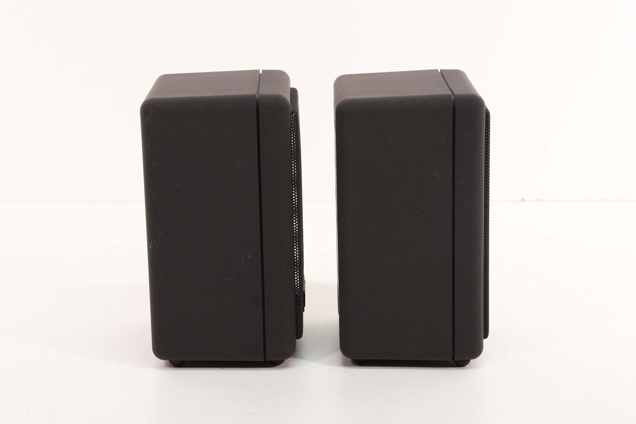 Cambridge SoundWorks New Ensemble III Small Bookshelf Speaker Pair