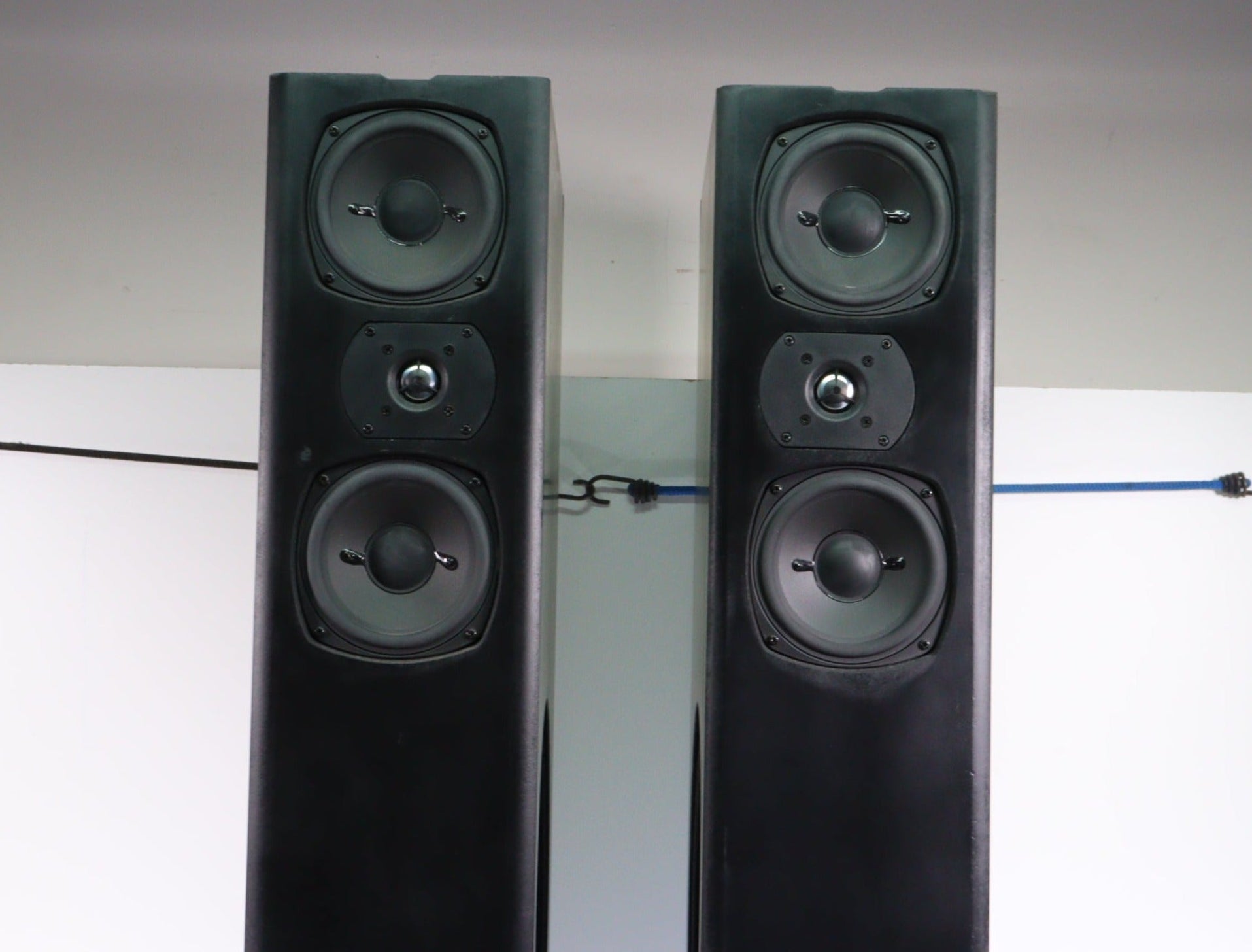 Definitive Technology BP7002 Bipolar SuperTower Speaker Pair with Buil ...