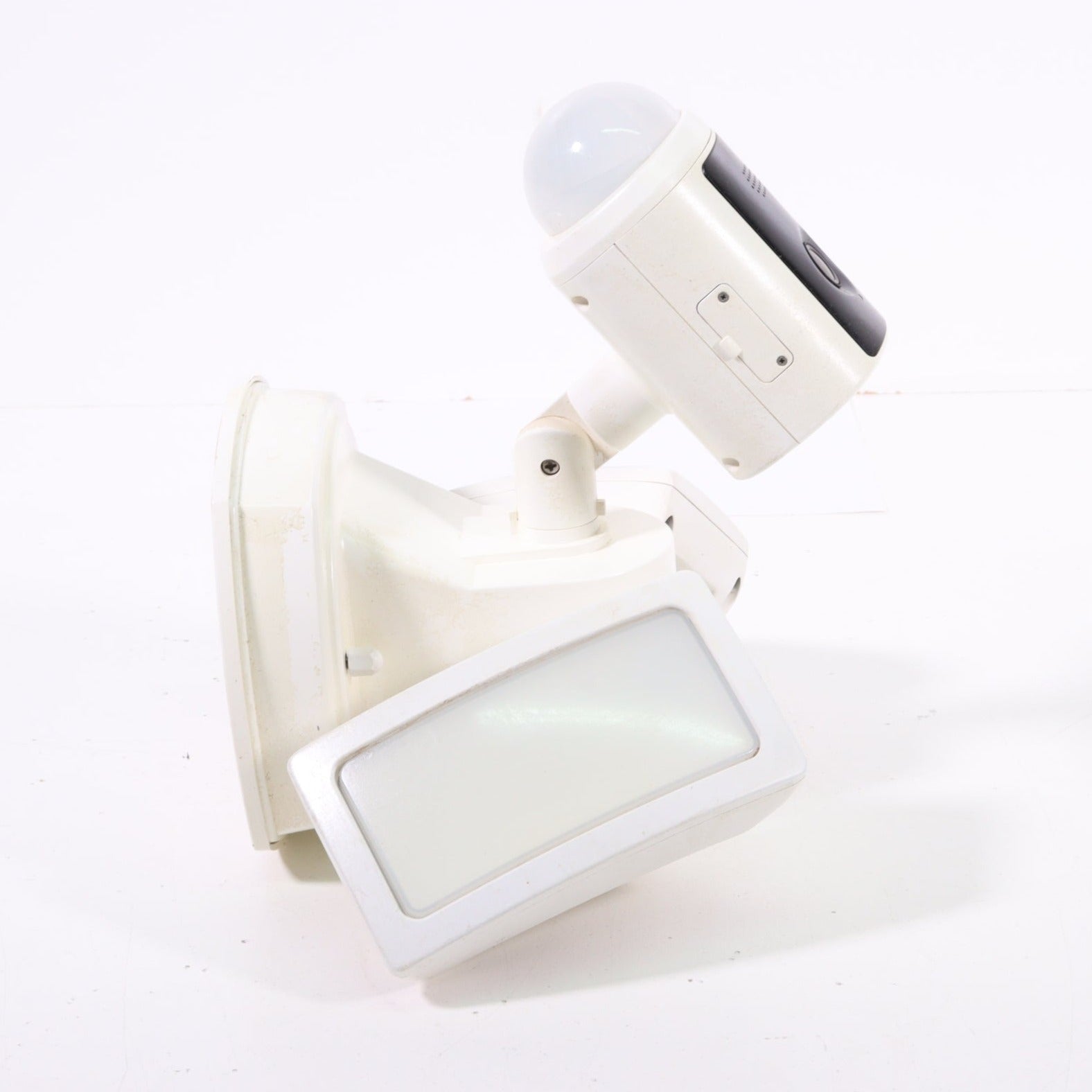 Feit Electric SEC3000/CAM 10" LED Dual Light Motion Camera 5K