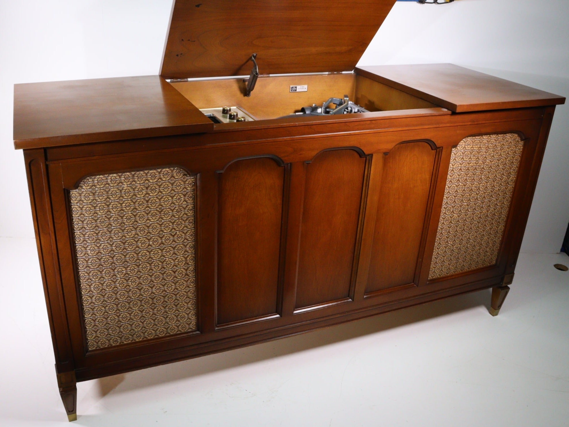 Fisher D-391 E-491 Diplomat Tube Stereo Console Record Player Cabinet