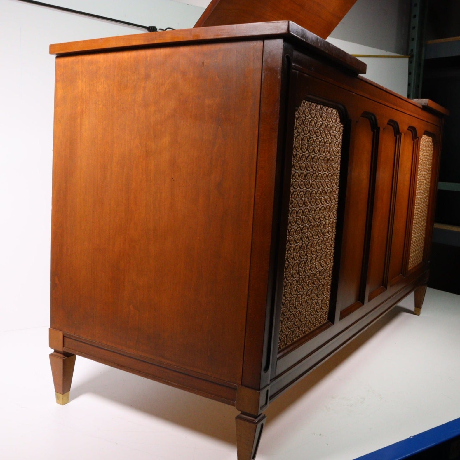 Fisher D-391 E-491 Diplomat Tube Stereo Console Record Player Cabinet