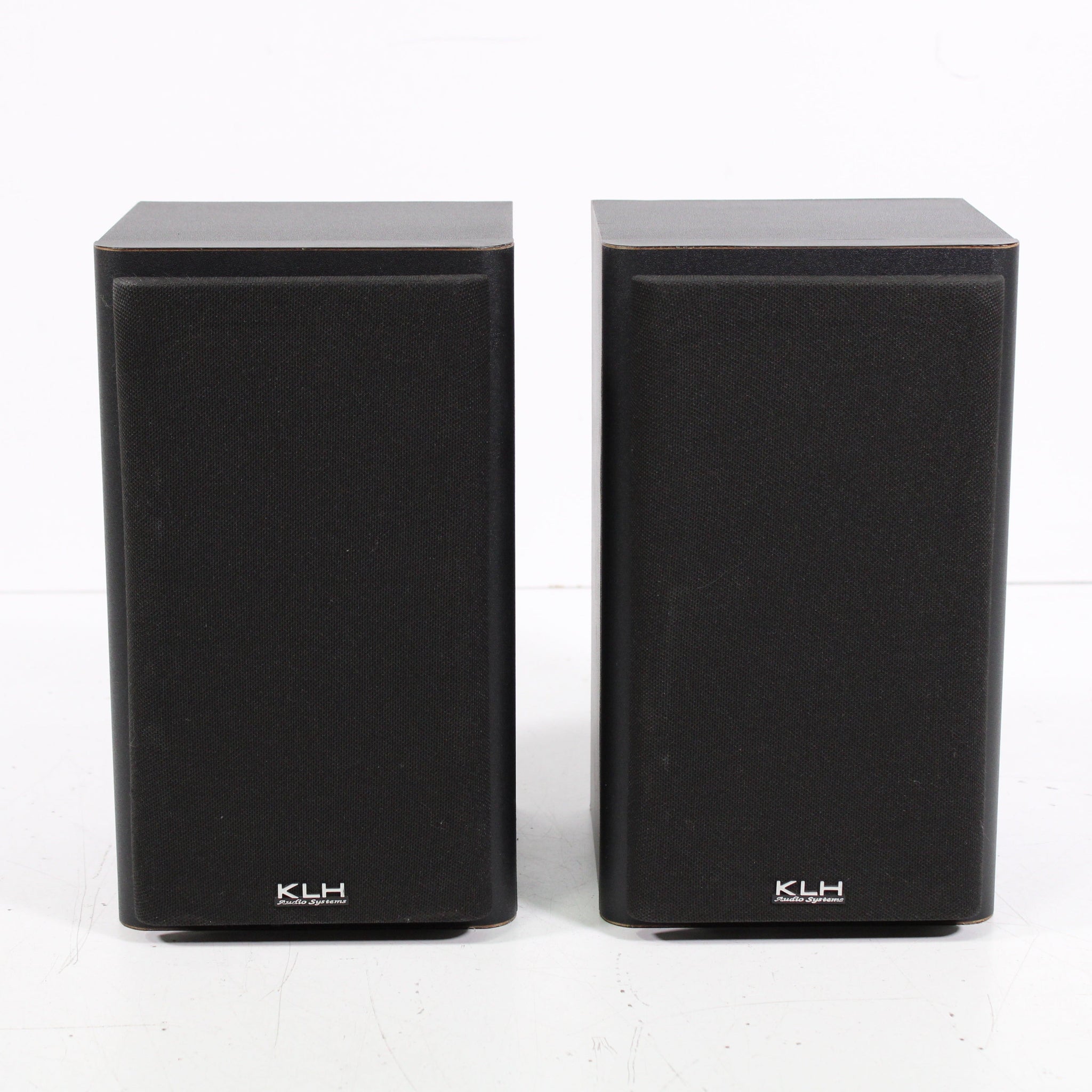 KLH Model 911B Small Bookshelf Speaker Pair Video Shielded