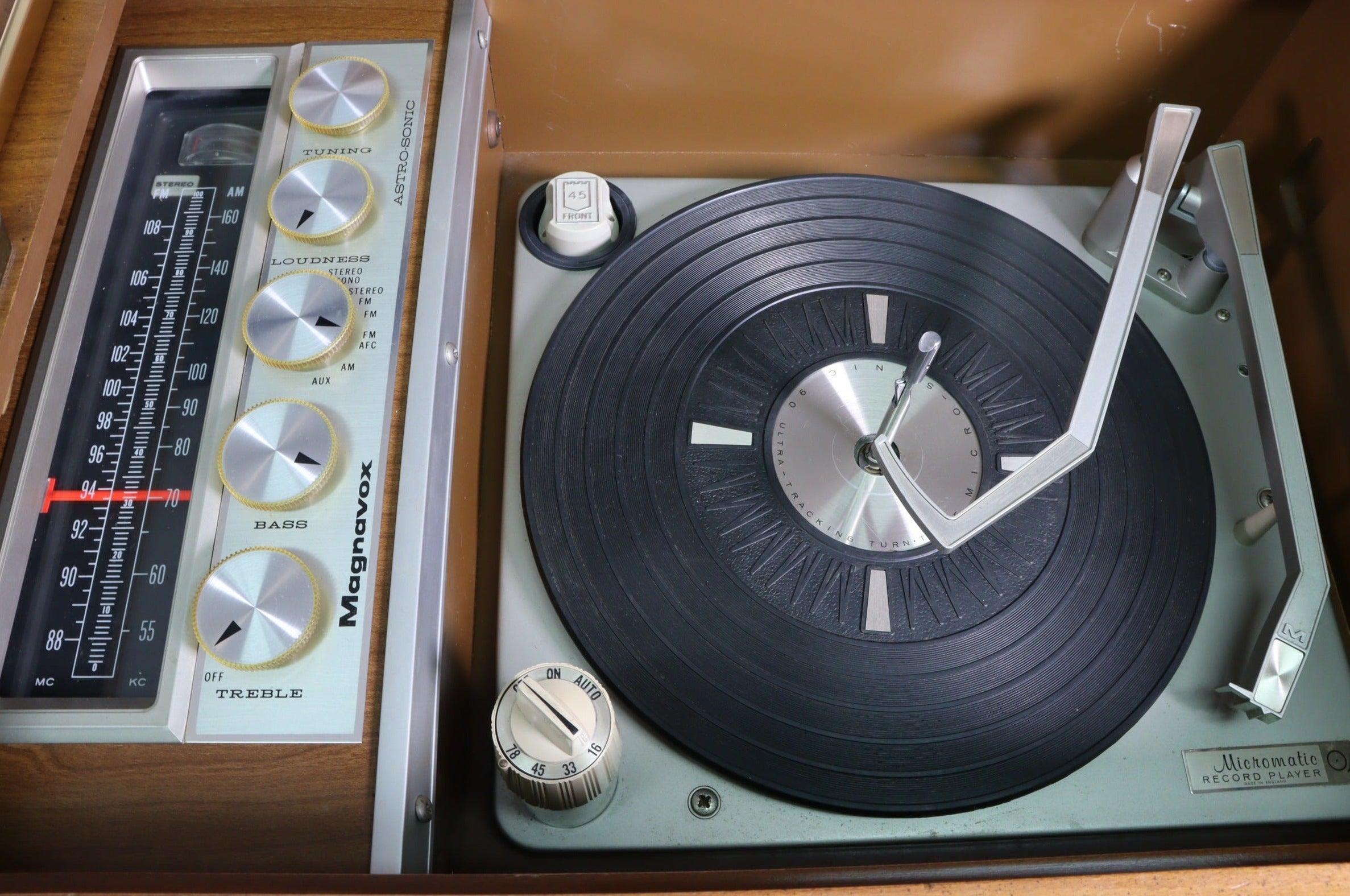 Magnavox Micromatic Stereo Console Record Player with FM/AM Radio, Aux ...