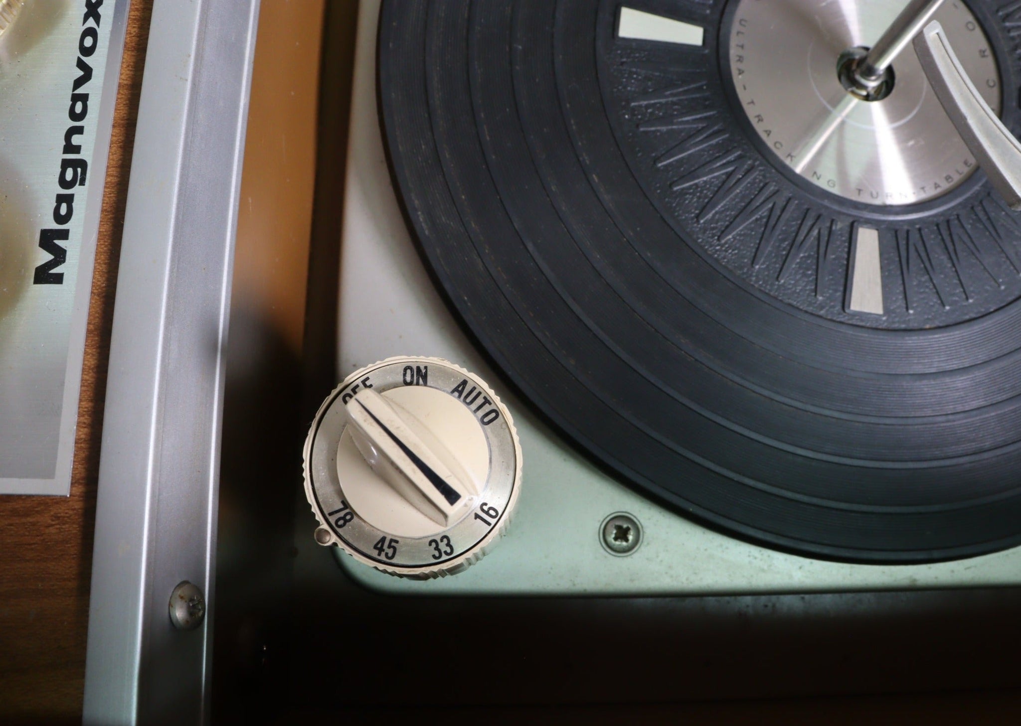 Magnavox Micromatic Stereo Console Record Player with FM/AM Radio, Aux