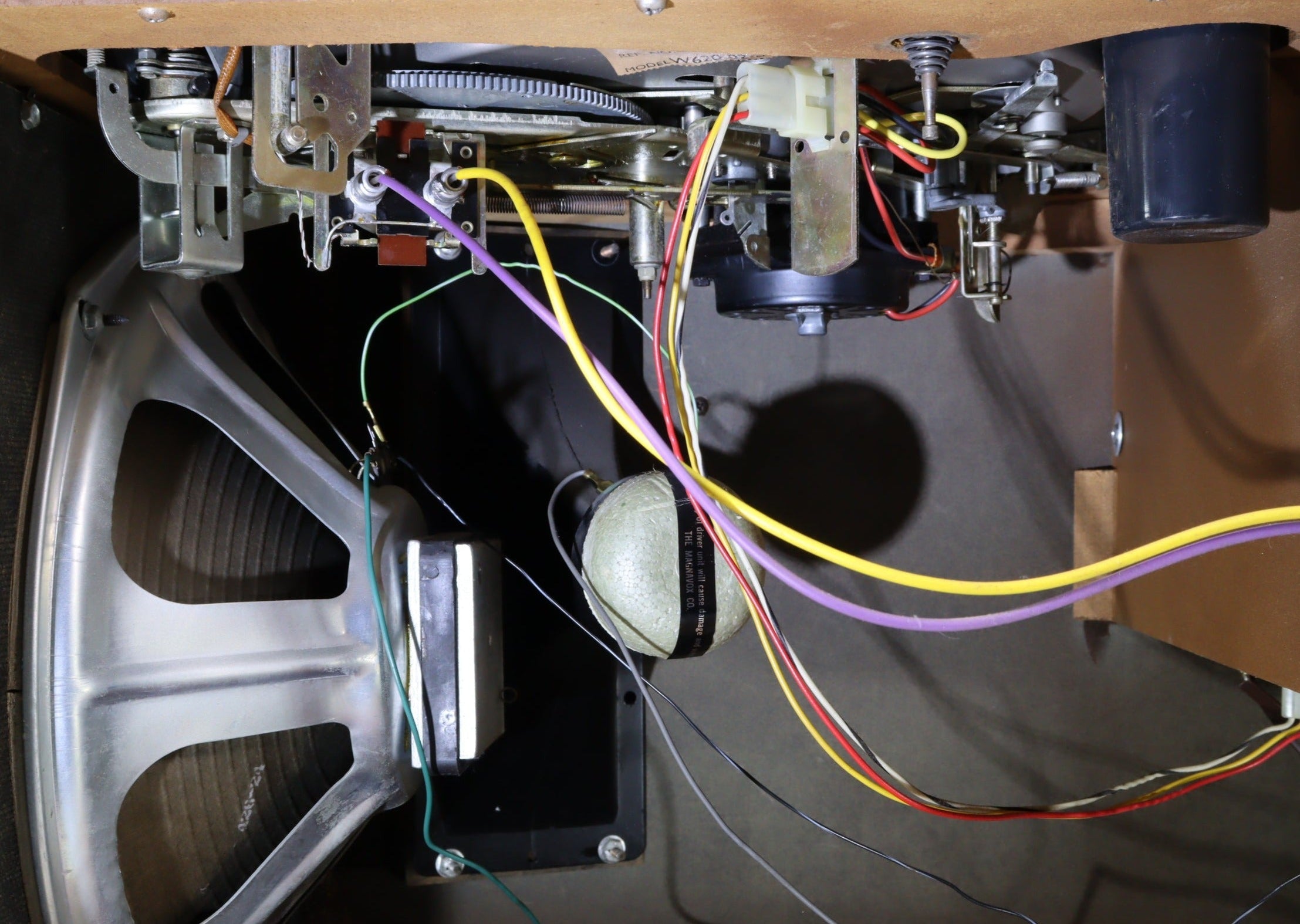 Magnavox Micromatic Stereo Console Record Player with FM/AM Radio, Aux ...