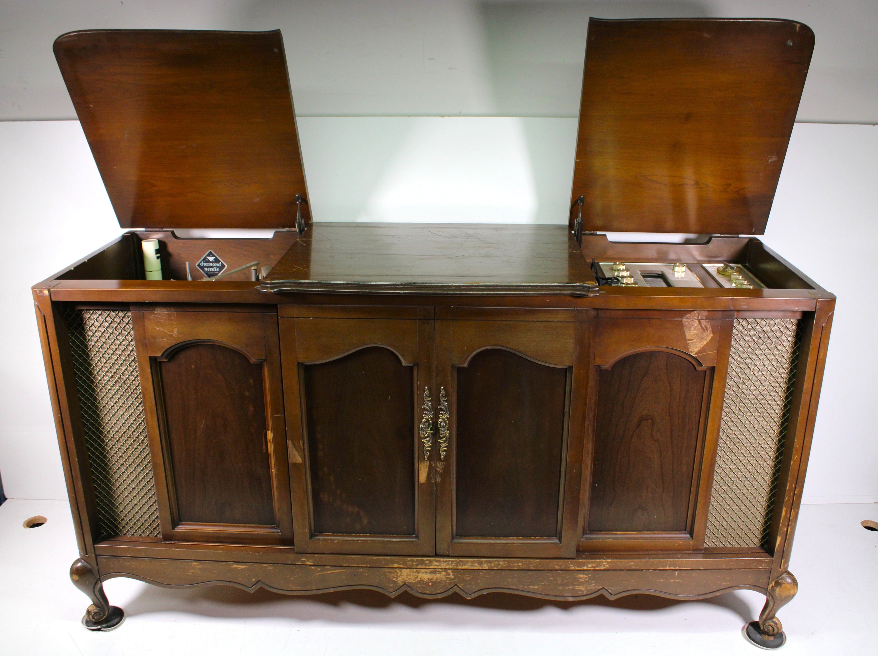 Montgomery Ward WG-5933A Vintage Tube TV Console Record Player Cabinet ...