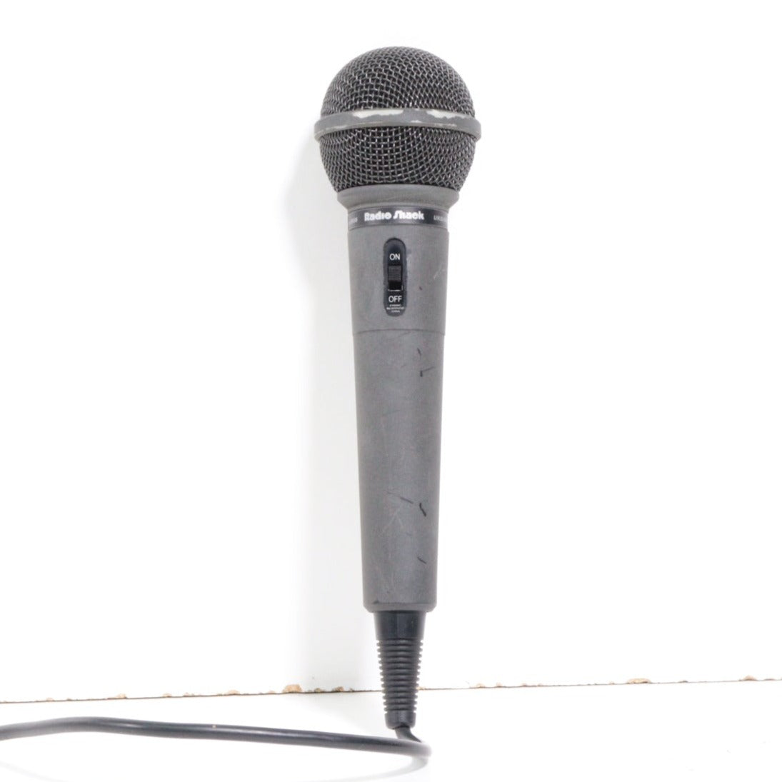 Radio Shack 33-3005 Unidirectional Dynamic Microphone