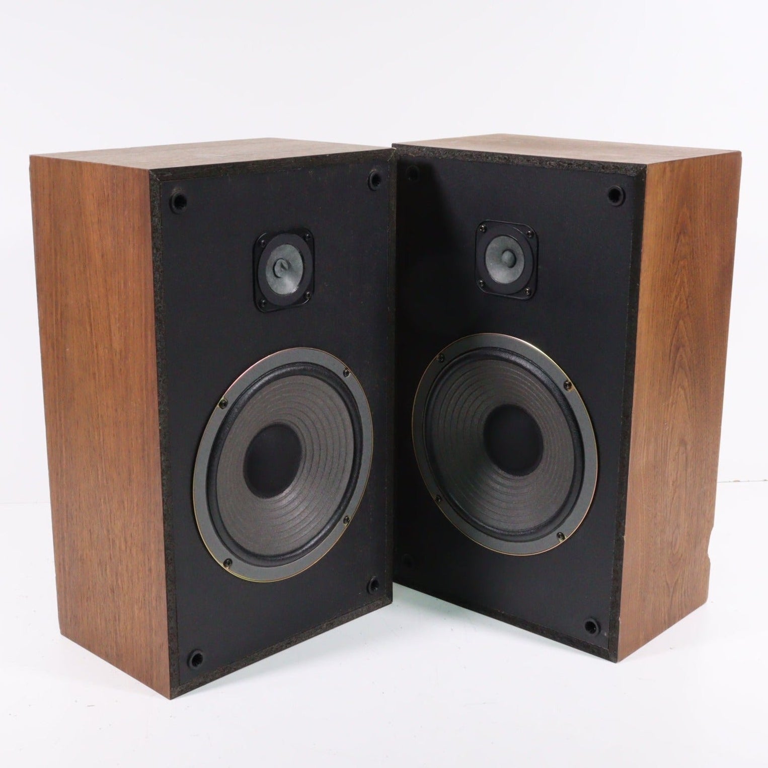 Realistic MC-1800 Bookshelf Speaker Pair — SpenCertified