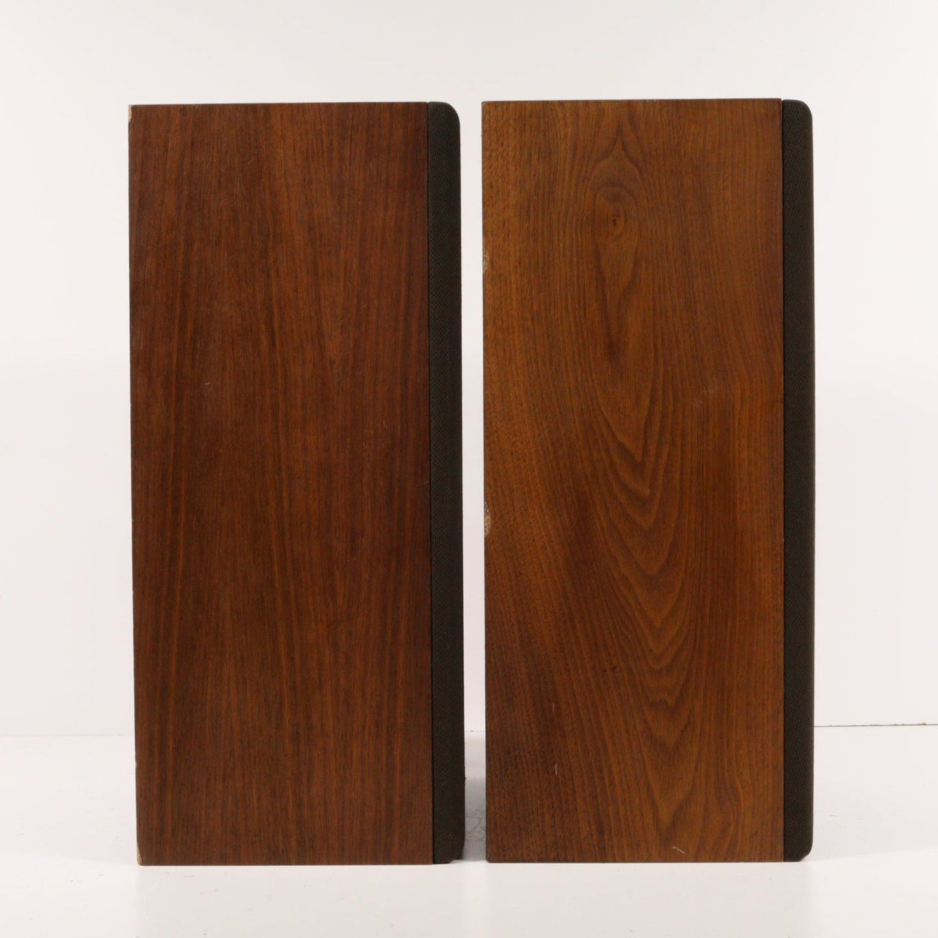 Realistic MC-1800 Bookshelf Speaker Pair — SpenCertified