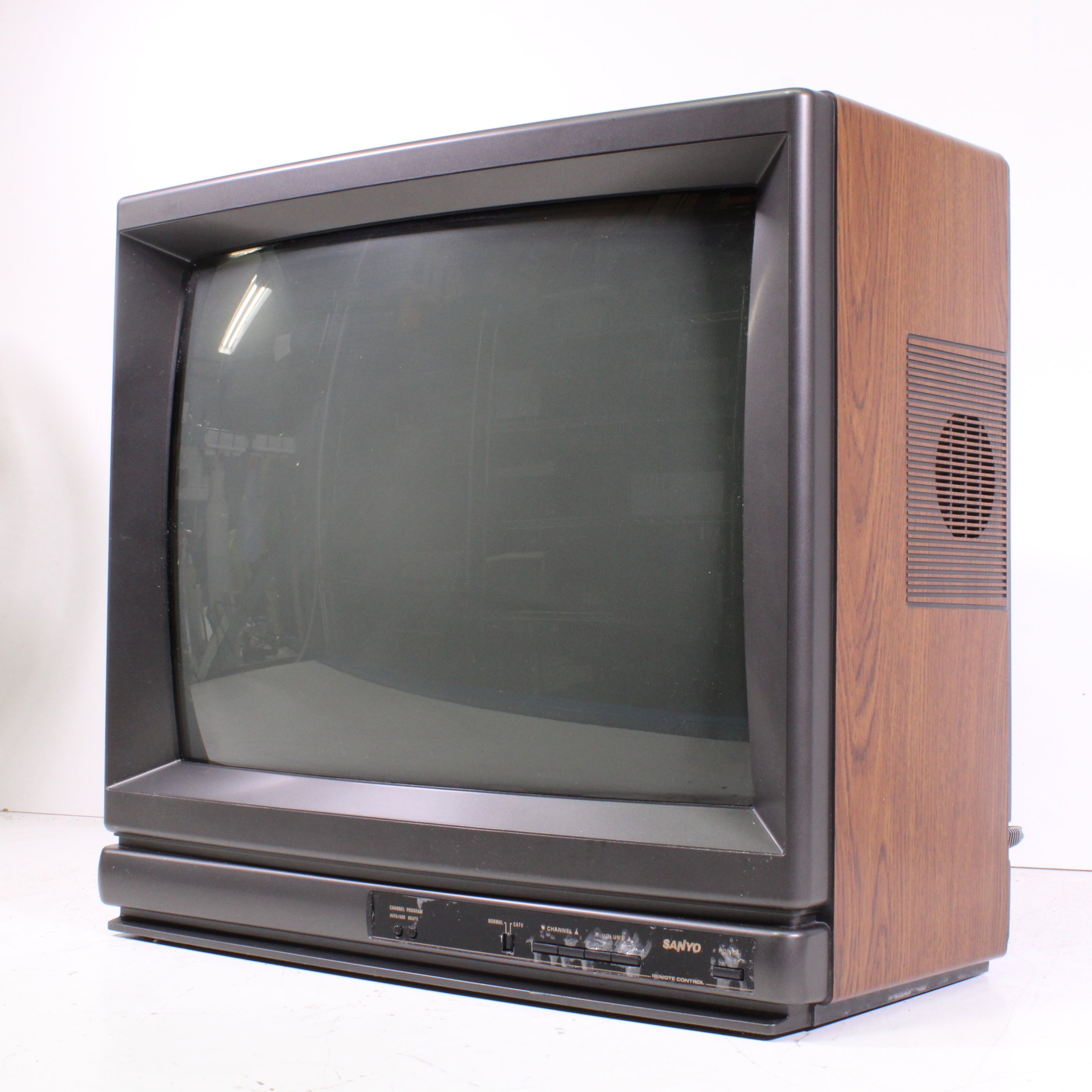 Sanyo DS20030 20-Inch Woodgrain Console CRT Television (1991 ...