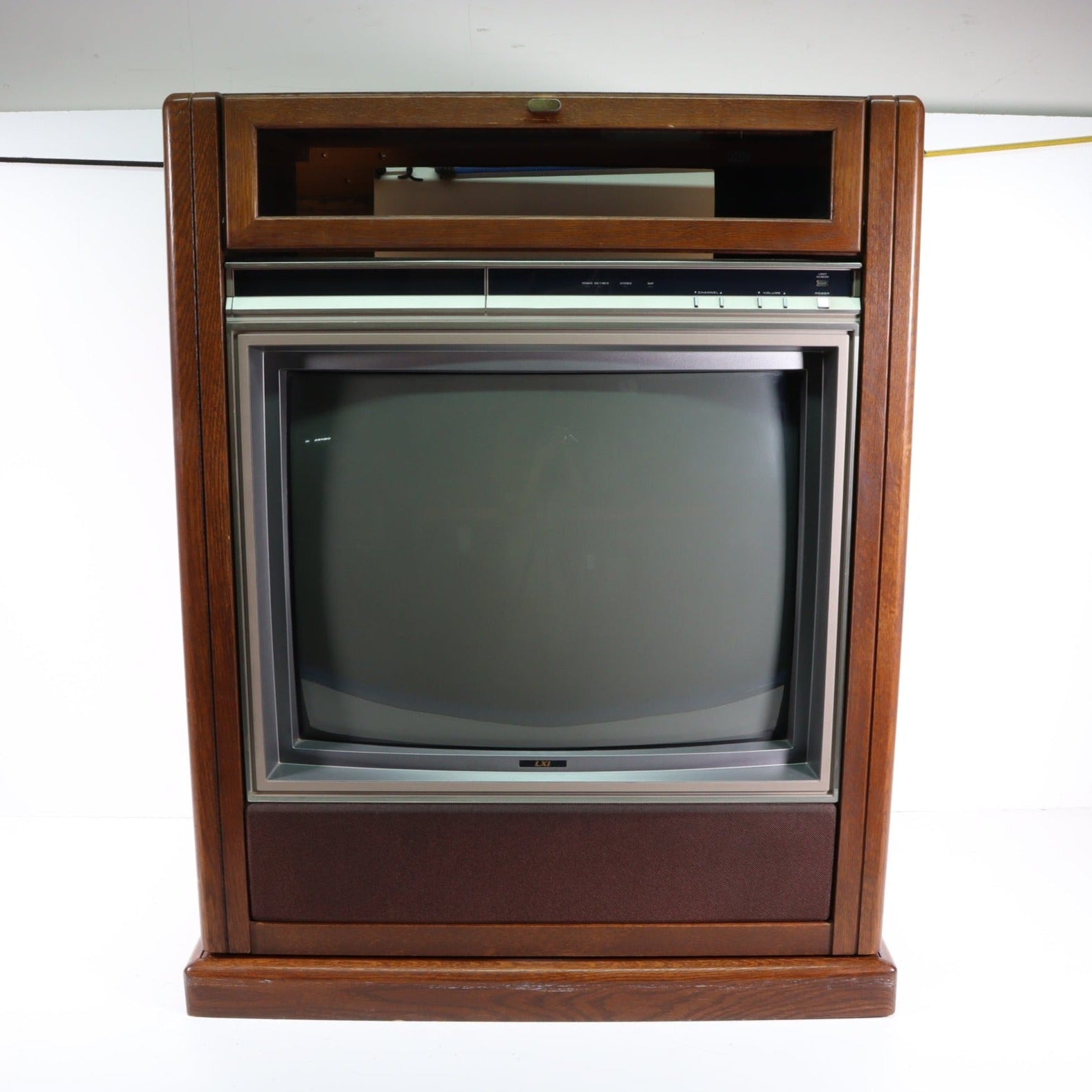Sears 564.48710850 26" Retro Console Color Television — SpenCertified