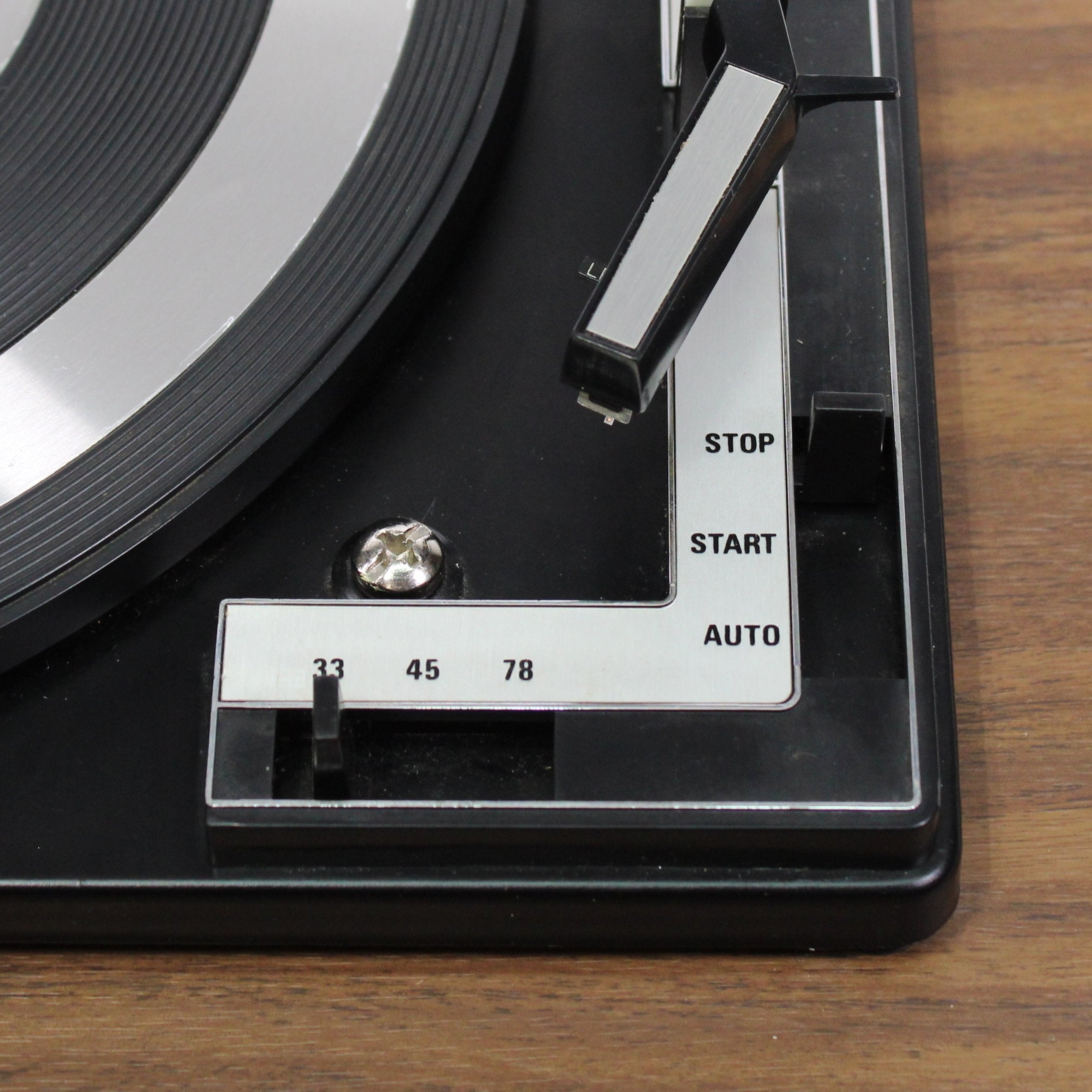 Soundesign 444 Automatic Record Changer Turntable — SpenCertified