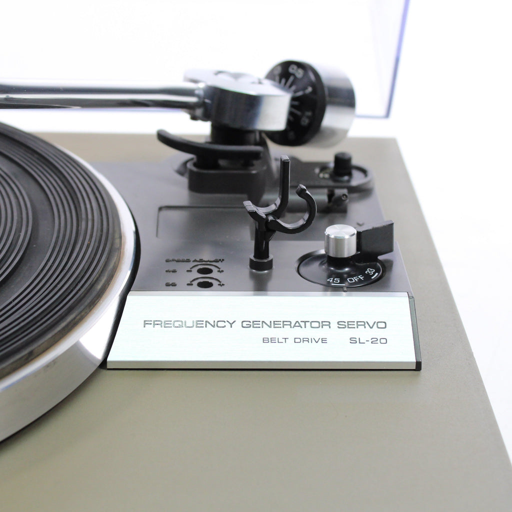 Technics SL-20 Frequency Generator Servo Belt-Drive Turntable