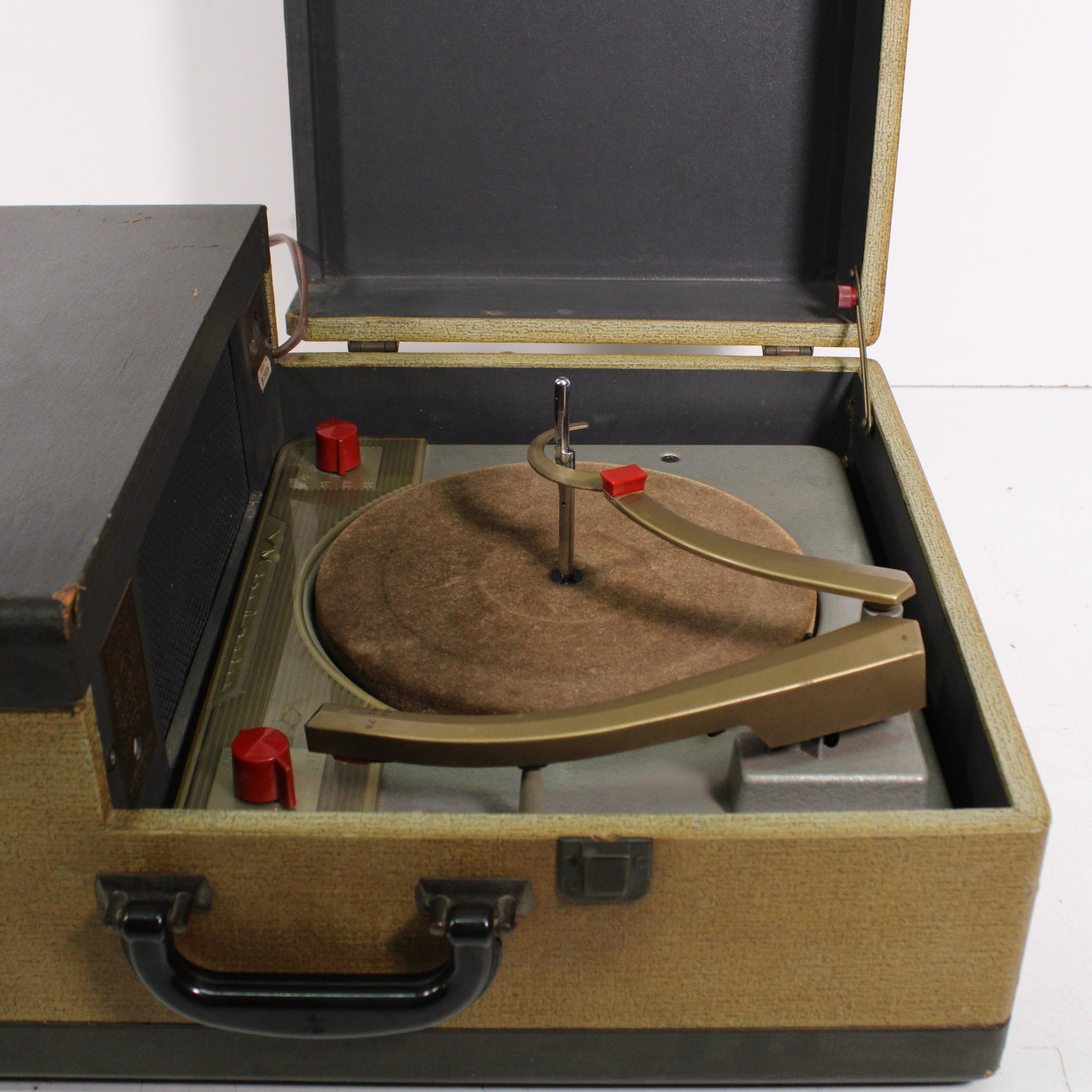 V-M Tri-O-Matic Model 556A Vintage Portable Turntable Record Player (1 ...