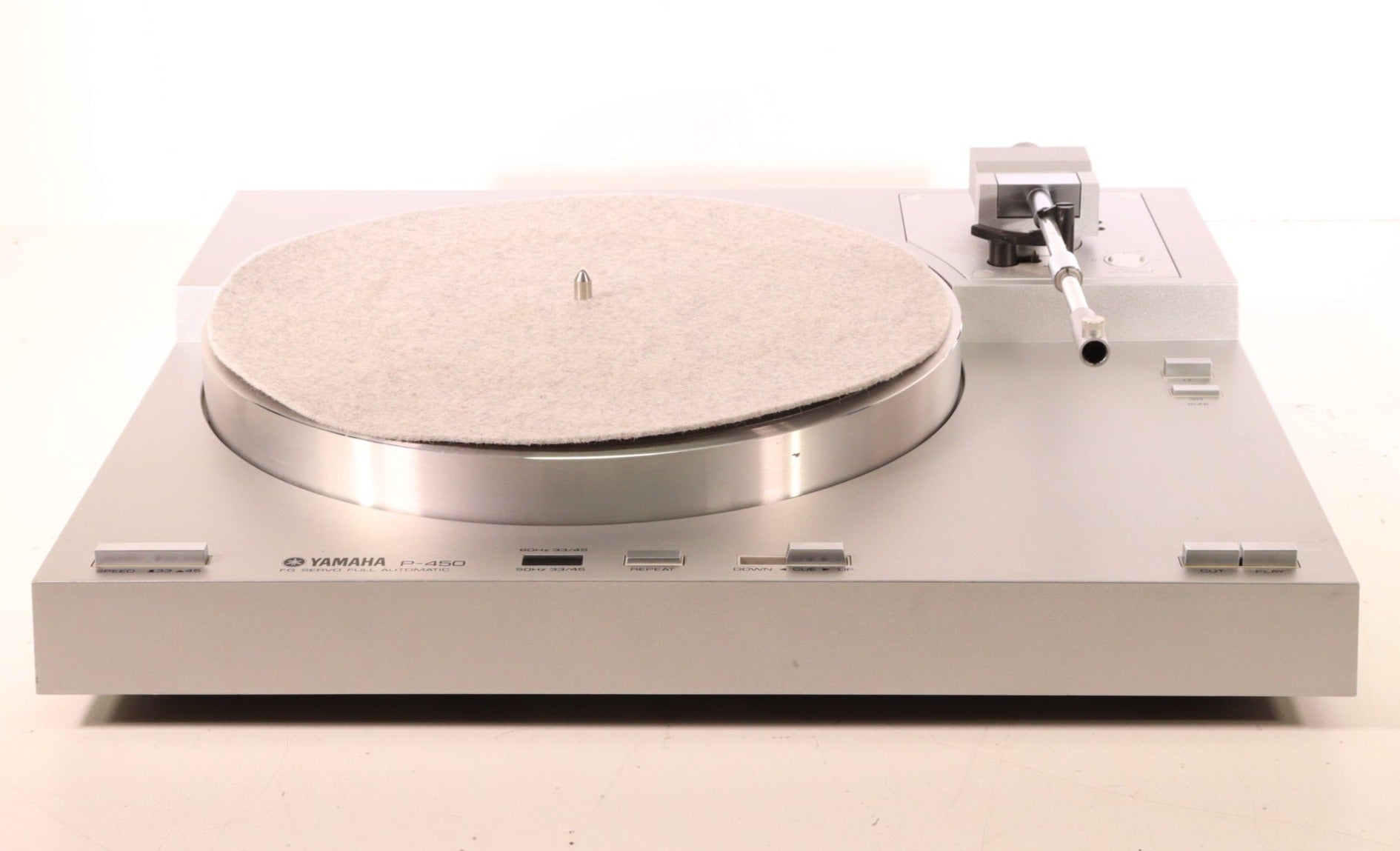 Yamaha P-450 FG Servo Fully Automatic Turntable