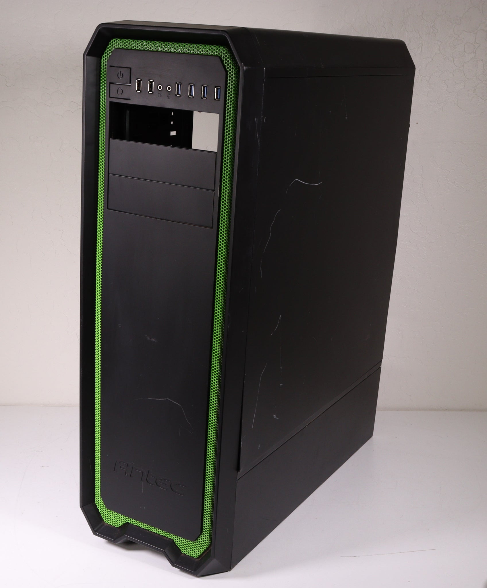 Antec Computer Tower AGH19HGC