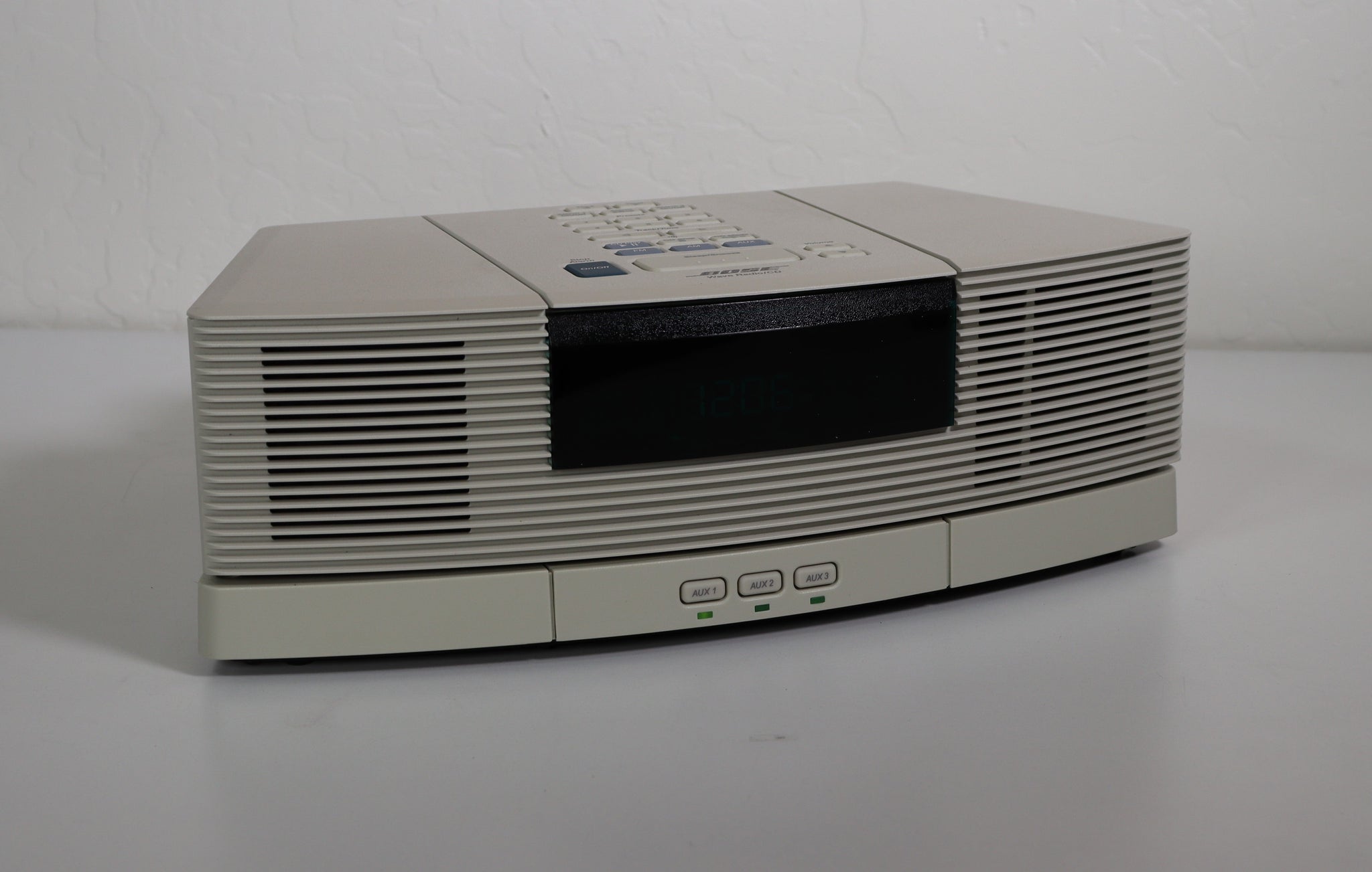 Bose Wave Radio CD AM FM Pedestal Platinum White AWACCQ Personal Home