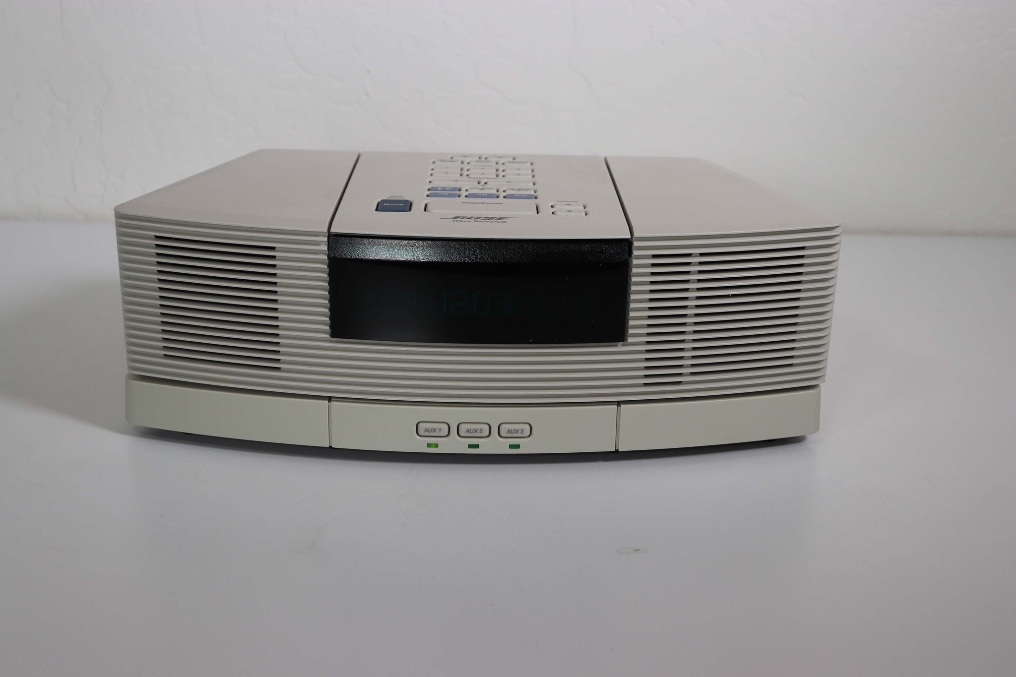 Bose Wave Radio CD AM FM Pedestal Platinum White AWACCQ Personal Home