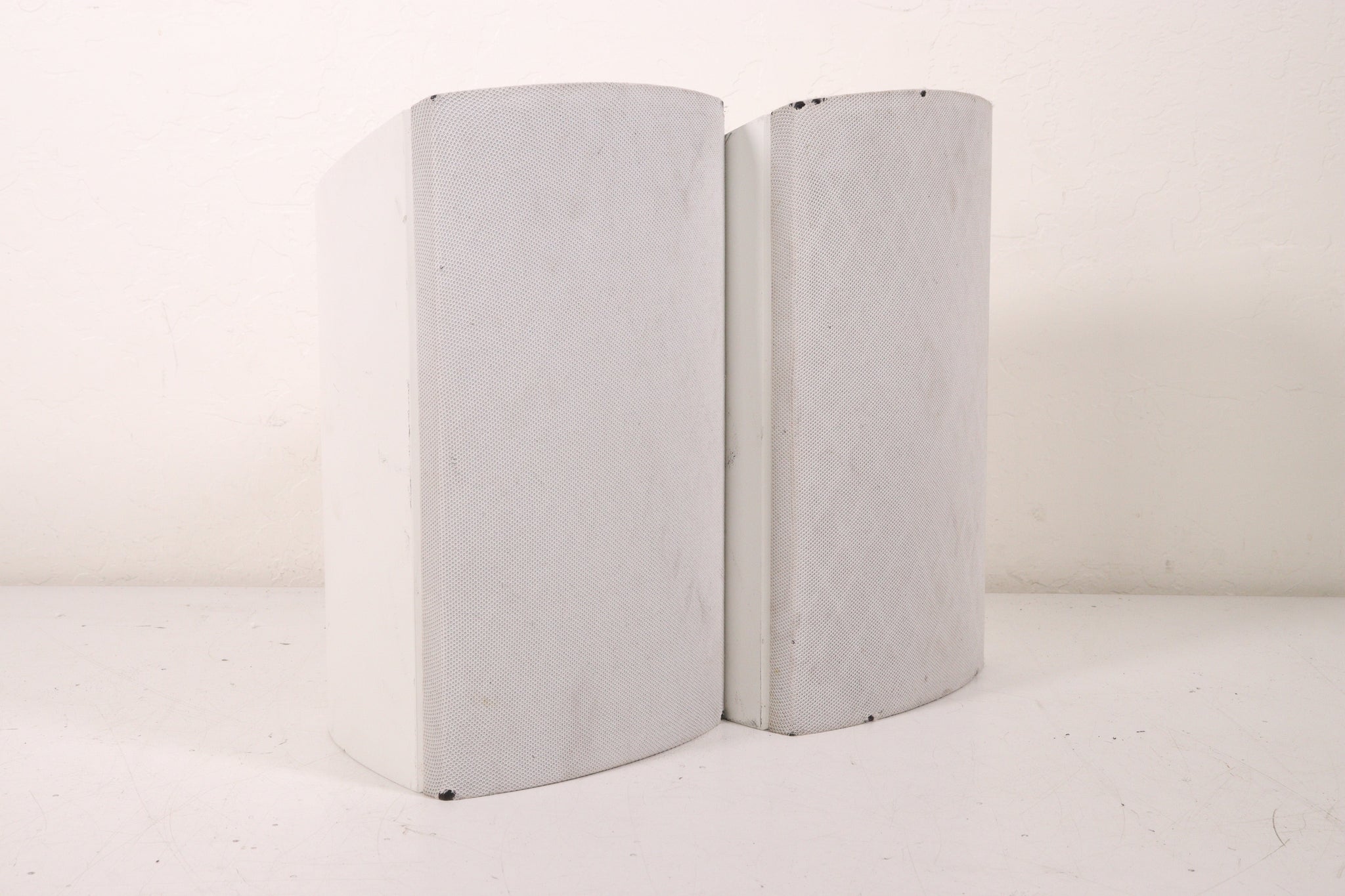 Definitive Technology ProCinema Promonitor100 Bookshelf Speakers