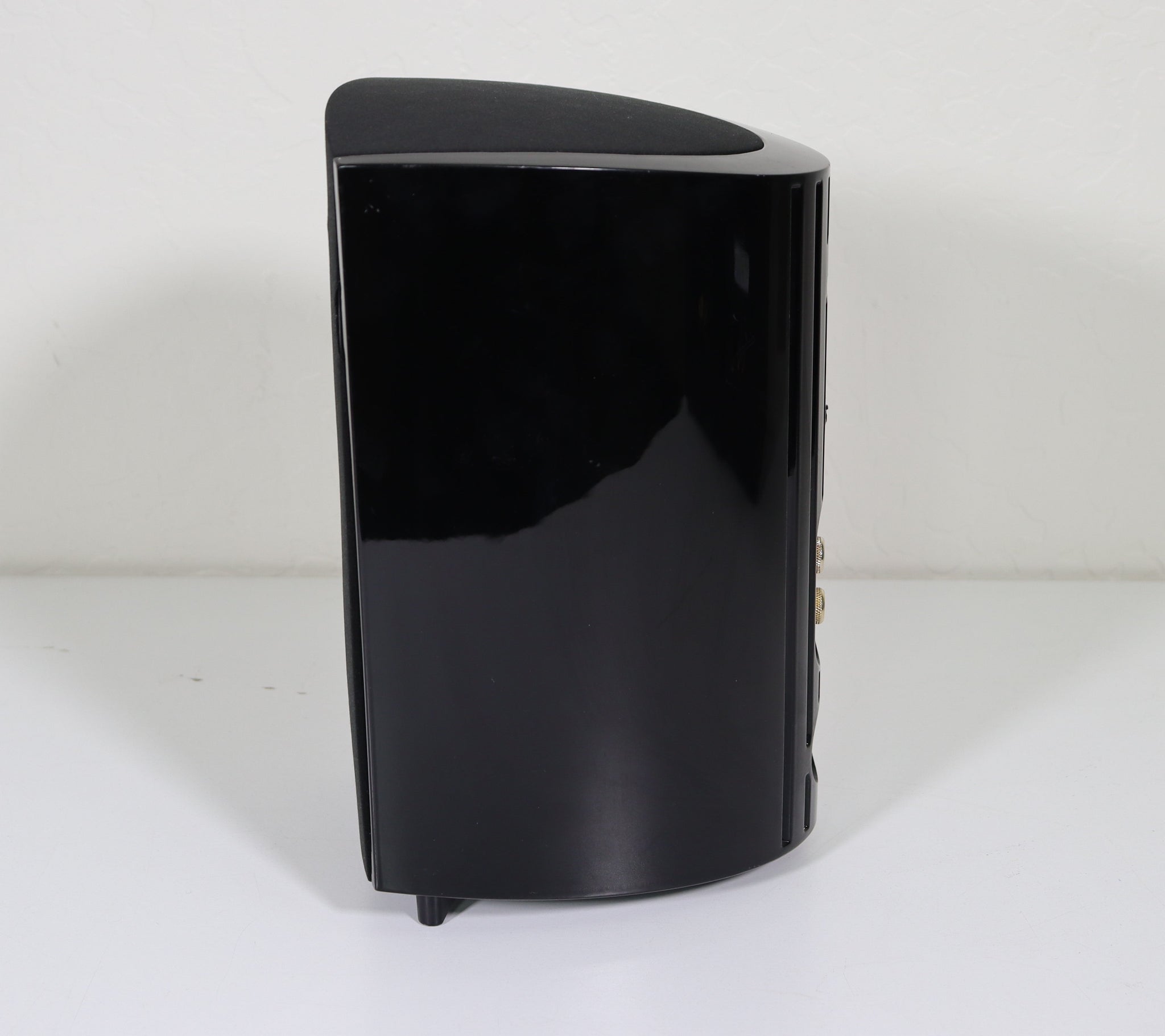 Definitive Technology ProMonitor 1000 ProCinema Small Bookshelf Speake