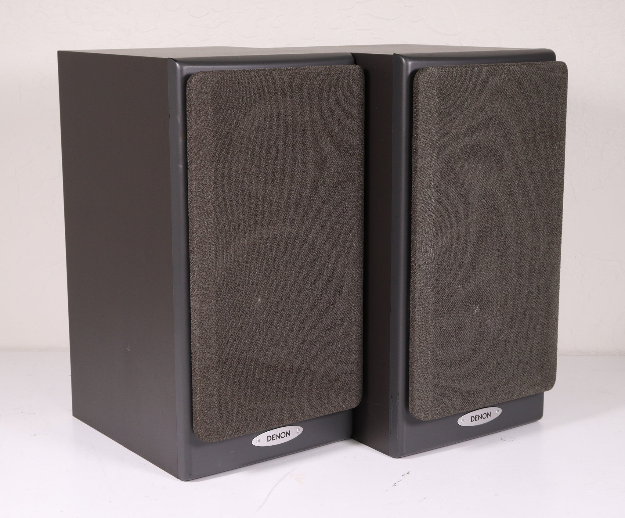 Denon USC-150 Small Bookshelf Speaker Pair Stereo Amazing Sound Qualit