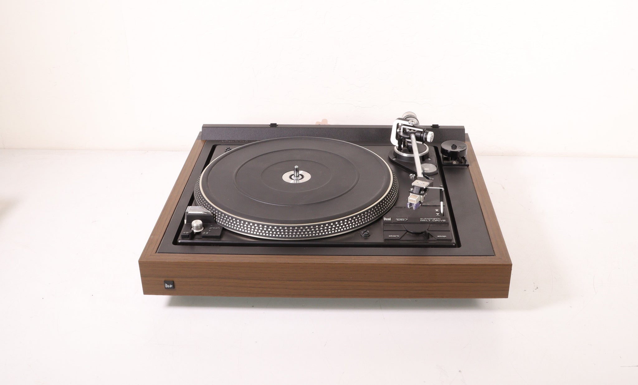 Dual 1257 Automatic Belt Drive Turntable