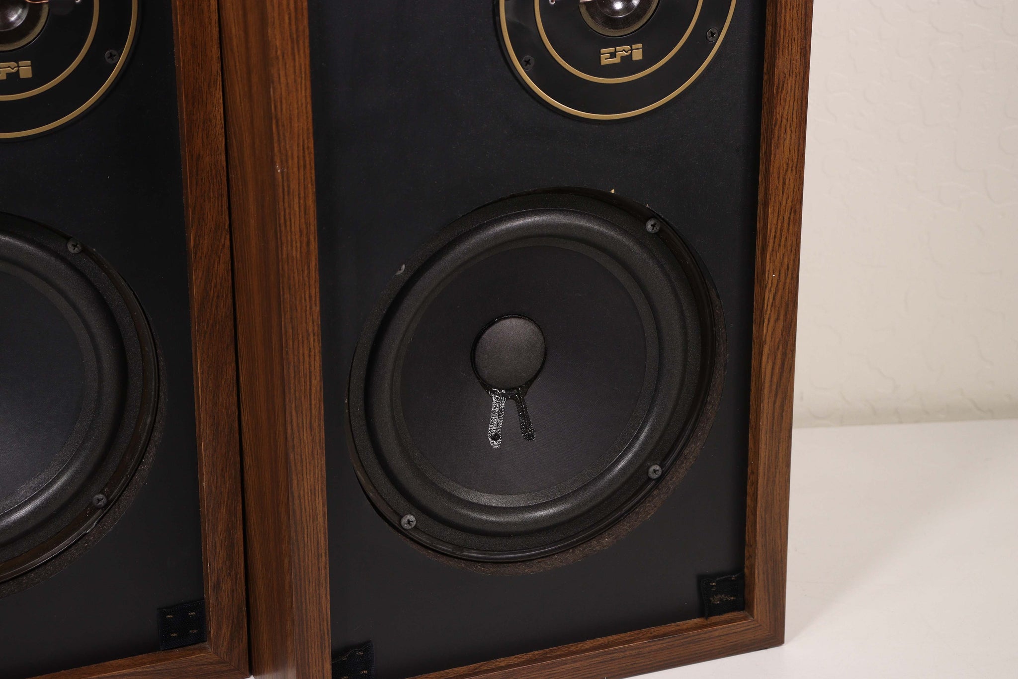 EPI 100V 2 Way Small Bookshelf Speaker Pair Dark Brown 8 Ohms 12-50 Wa