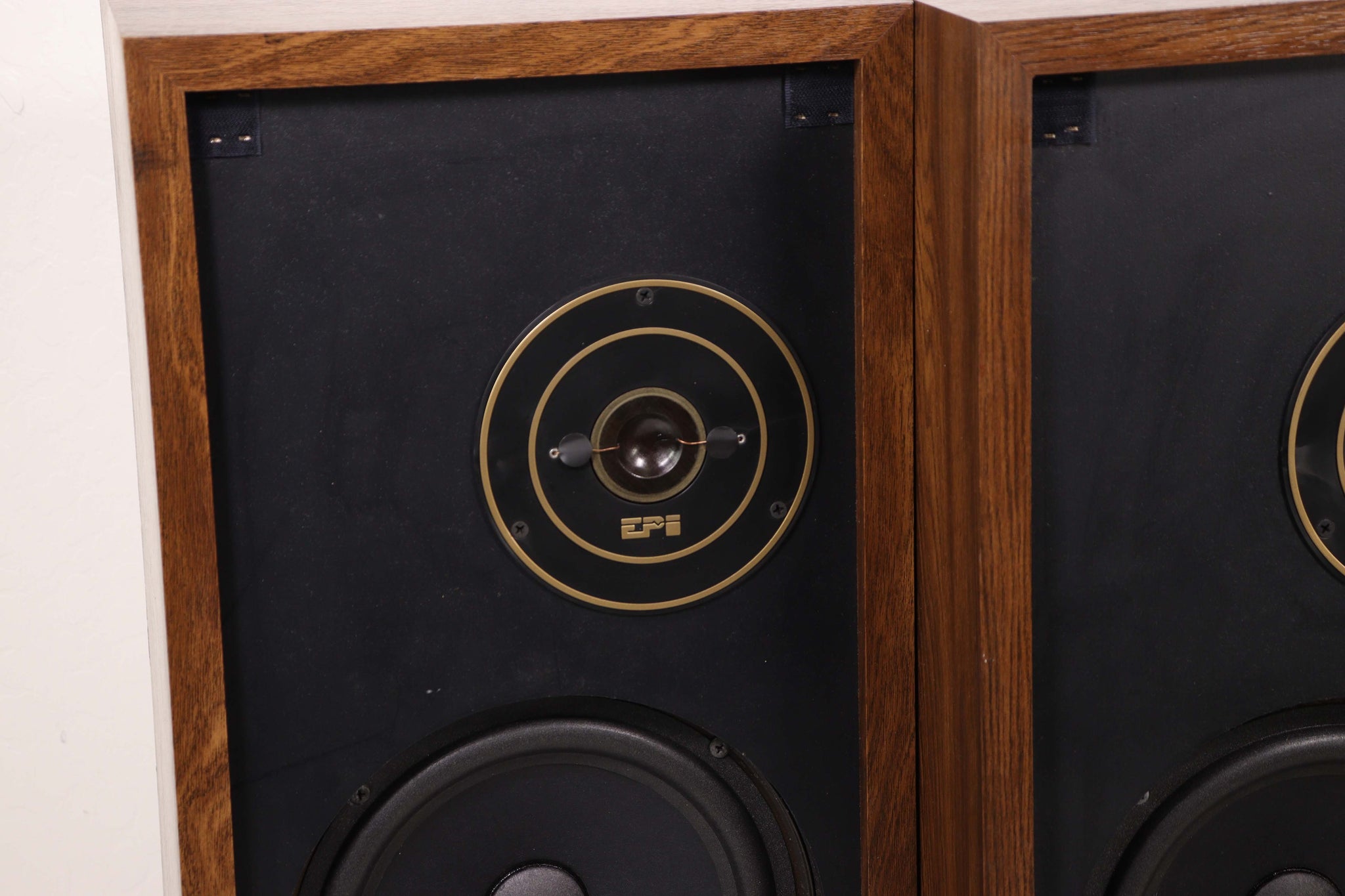 EPI 100V 2 Way Small Bookshelf Speaker Pair Dark Brown 8 Ohms 12-50 Wa