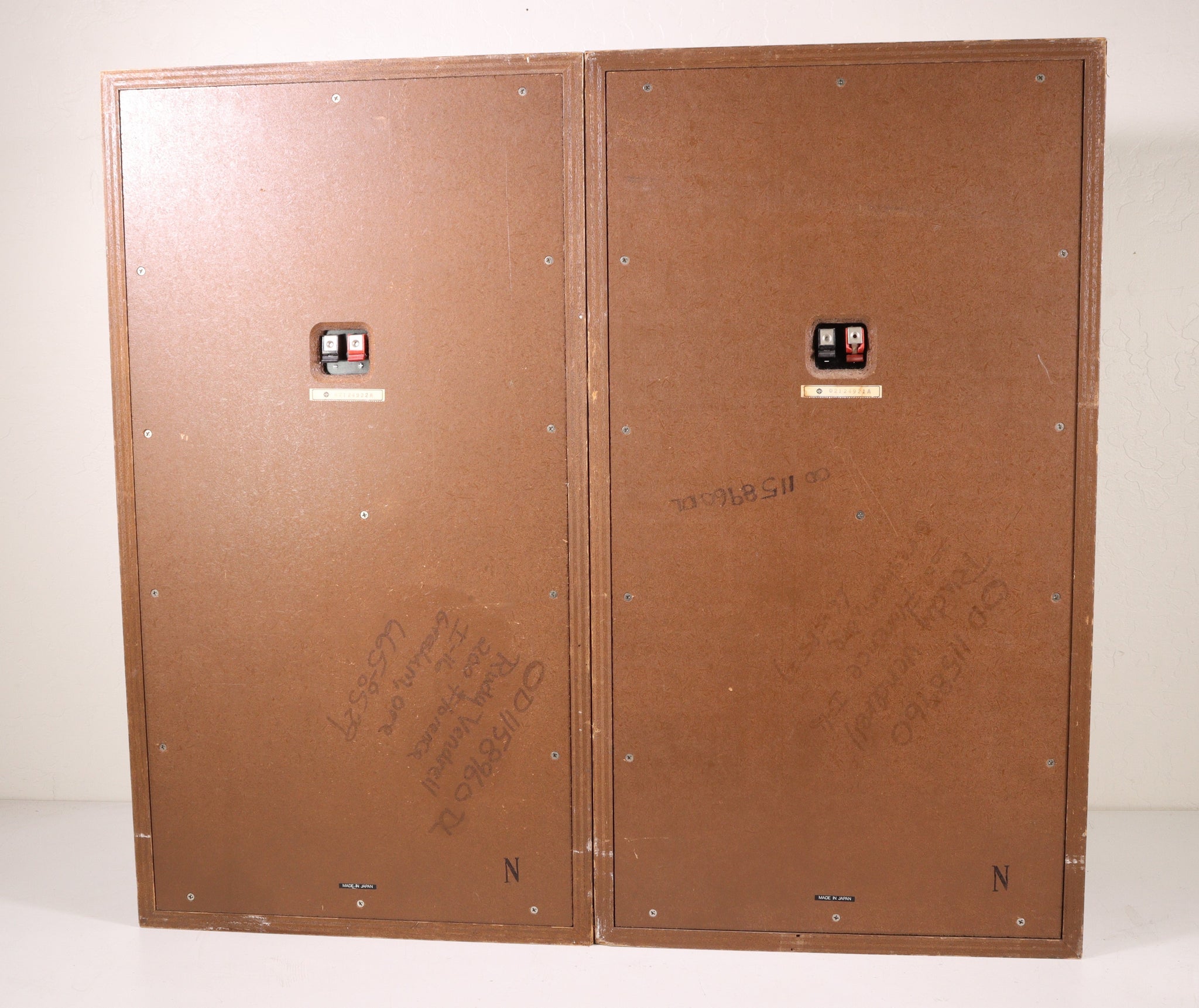 Hitachi HS-420 Bookshelf Speaker Pair 8 Ohms 40 Watts