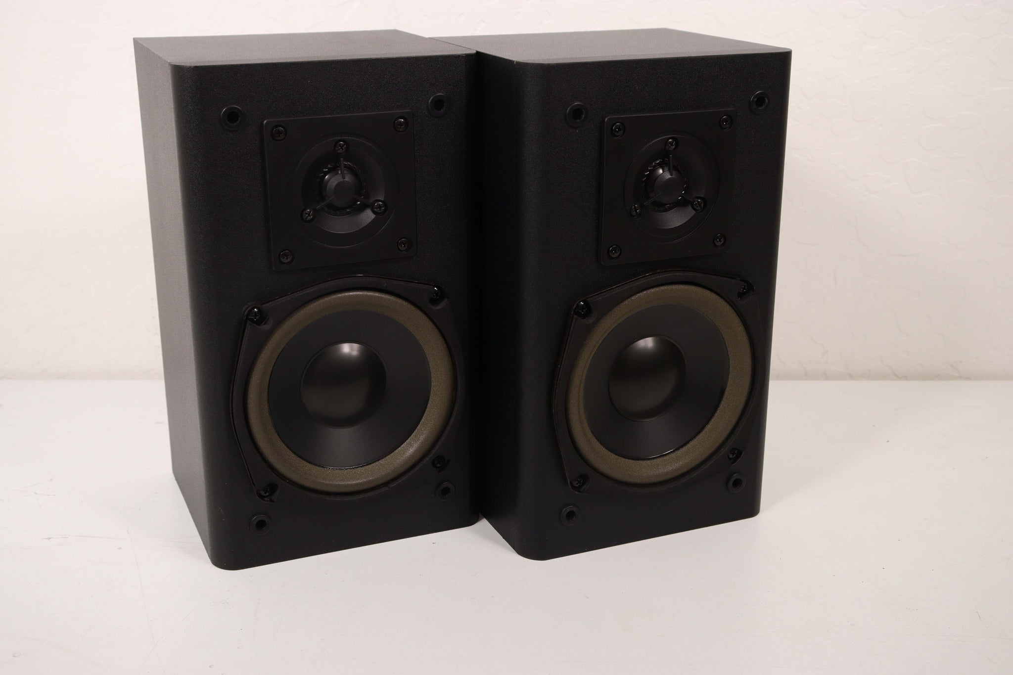 KLH AV-1001B Small Bookshelf Speaker Pair 8 Ohms 5-100 Watts
