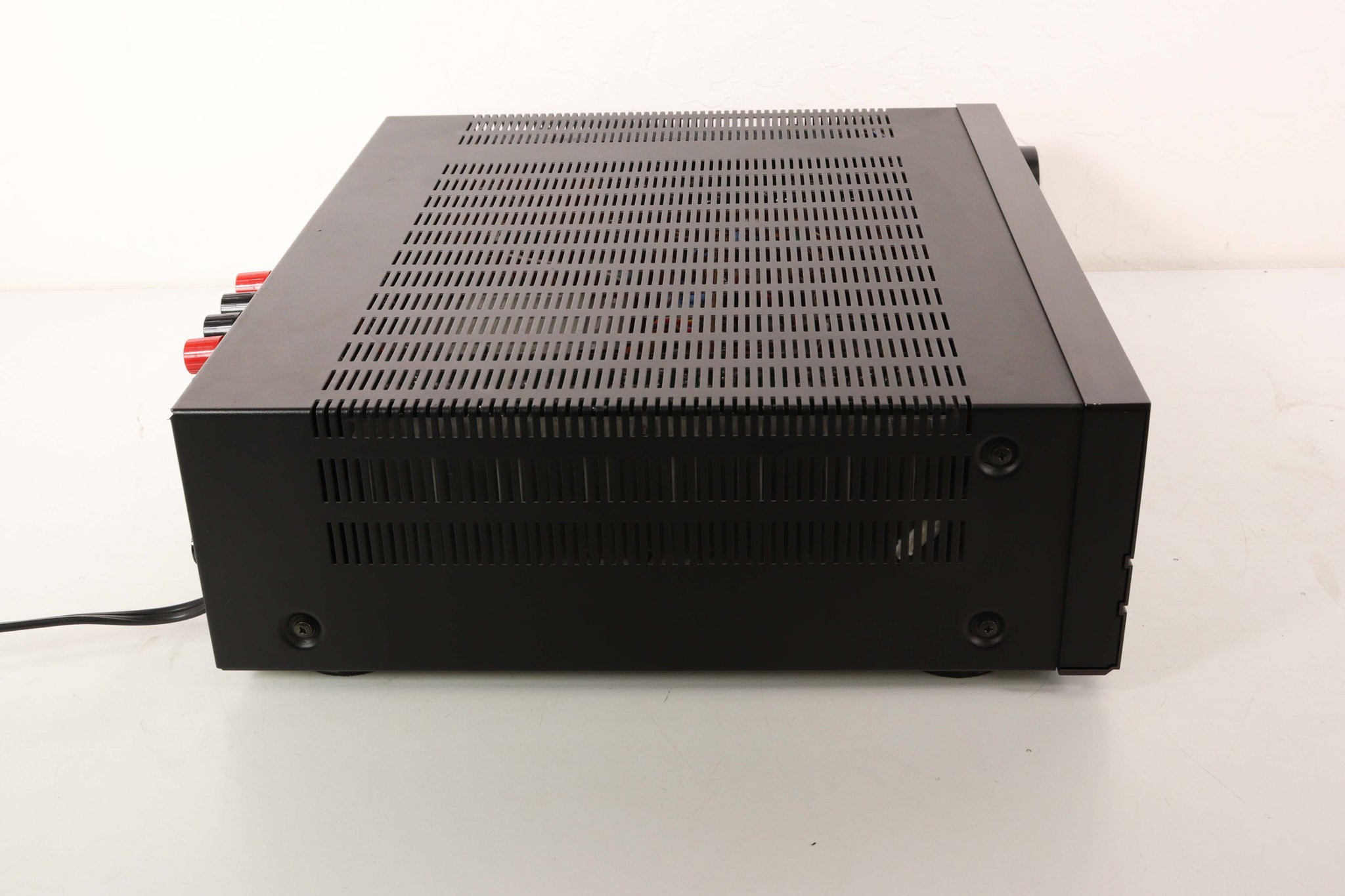 Luxman R-115 Digital Synthesized AM/FM Stereo Receiver