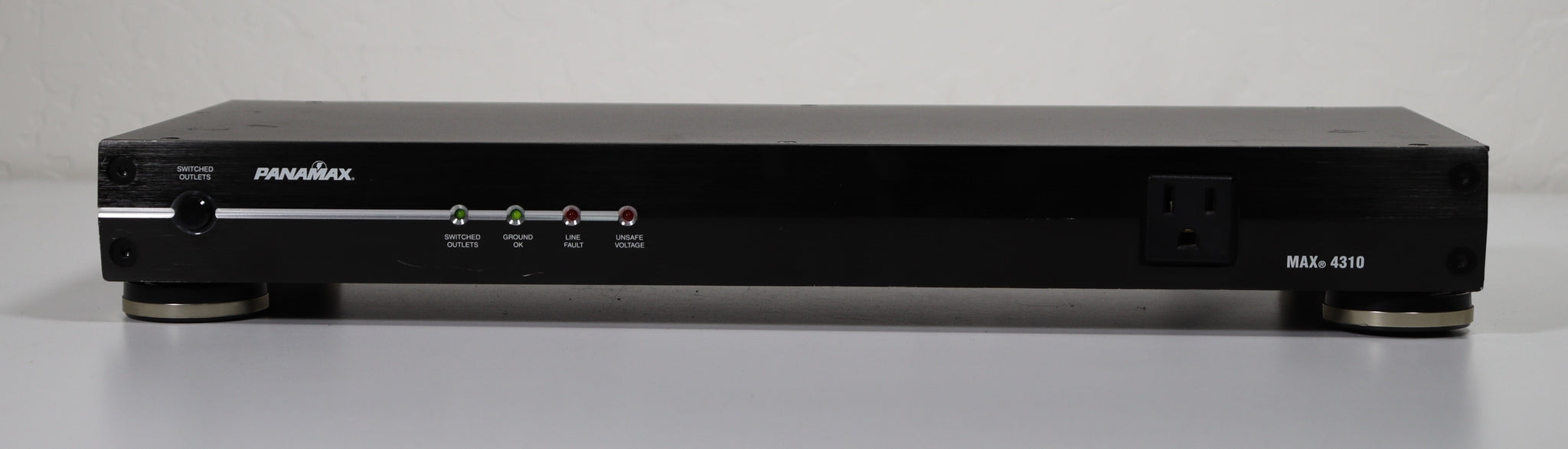 Panamax MAX 4310 Power Console Surge Protector