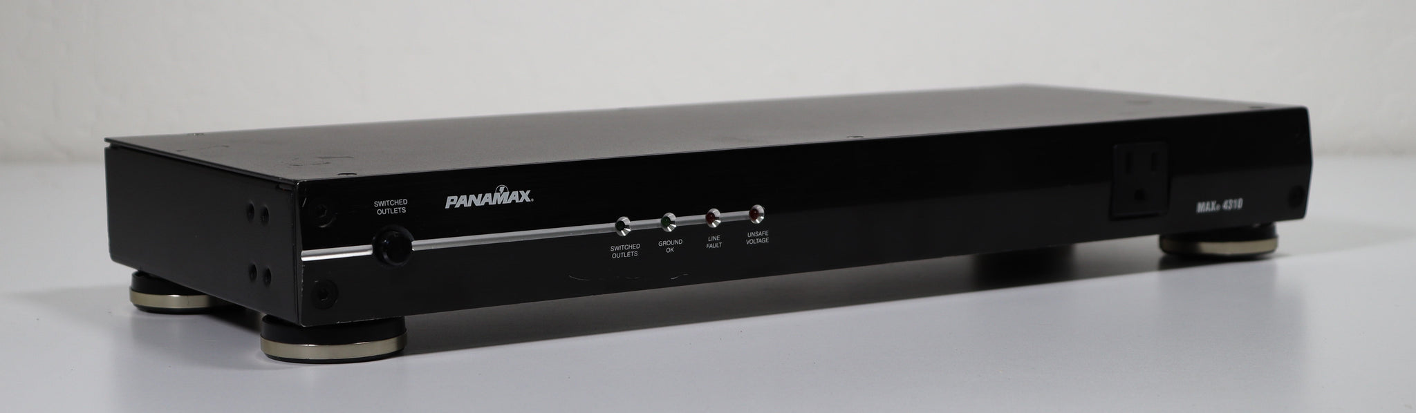 Panamax MAX 4310 Power Console Surge Protector