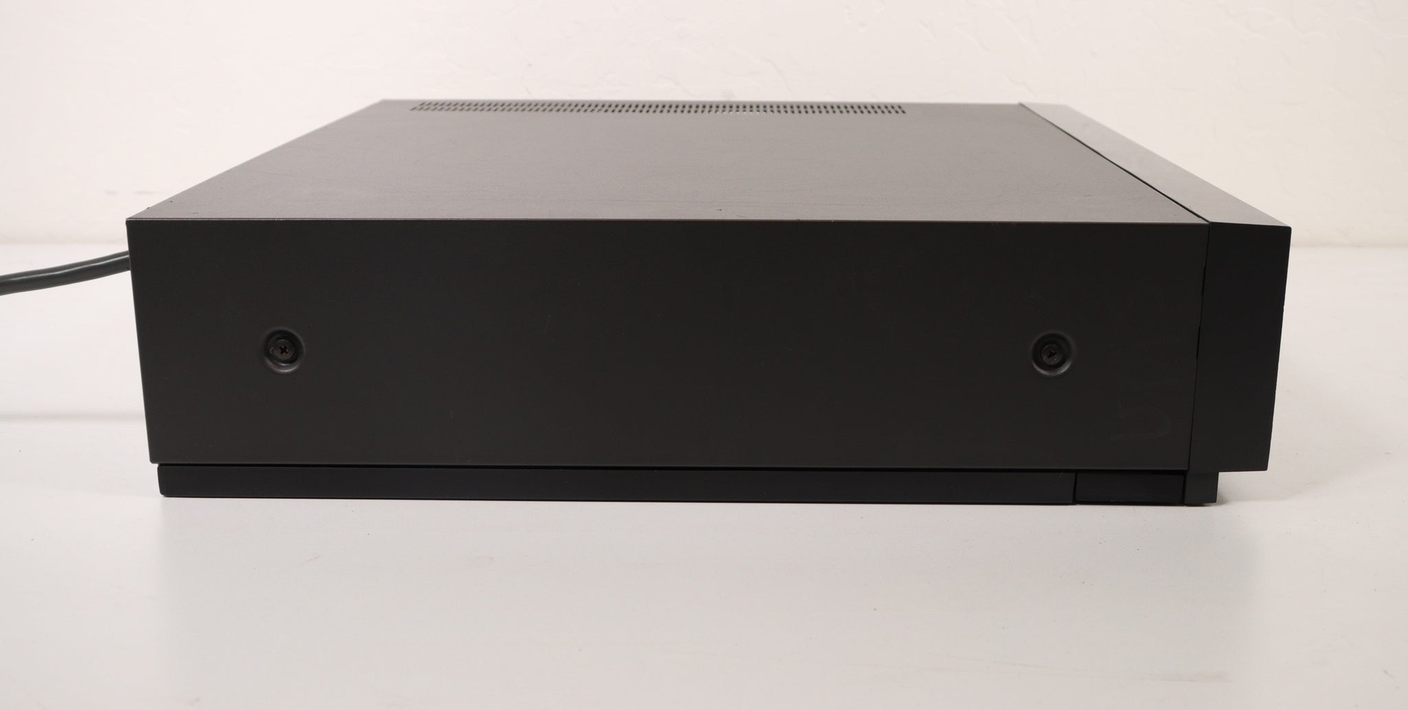Pioneer LD-V2200 LaserVision LaserDisc Player (No Remote)