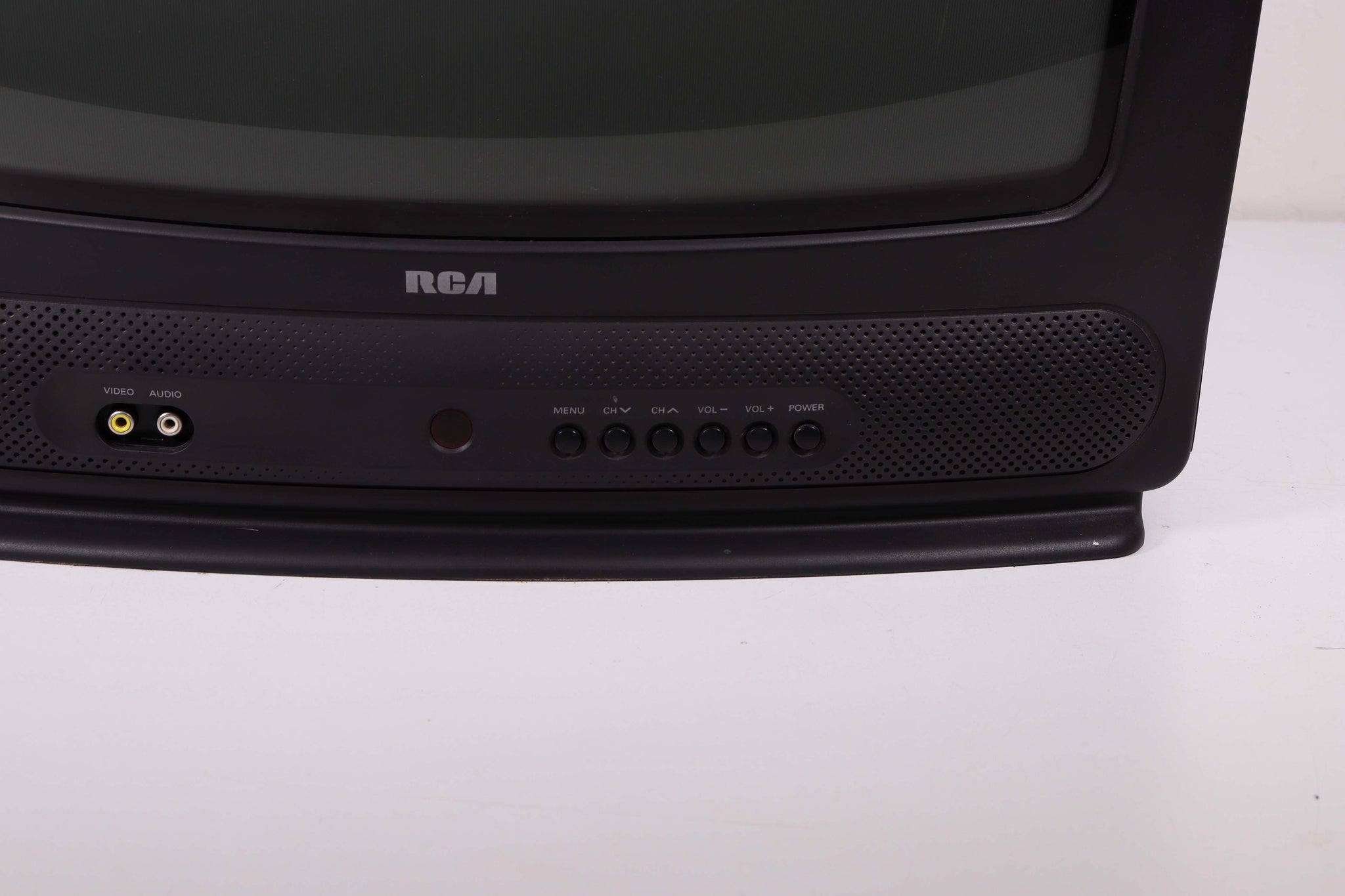 RCA F19424 Tube TV 19 Inch Retro Television Screen Entertainment Serie