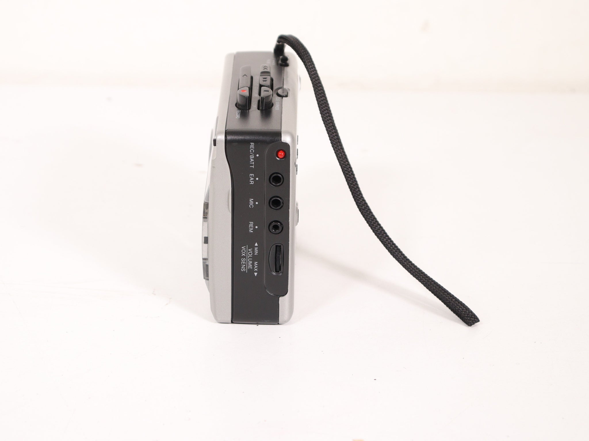 RadioShack CTR-122 Portable Cassette Player and Recorder w/ Built-in M