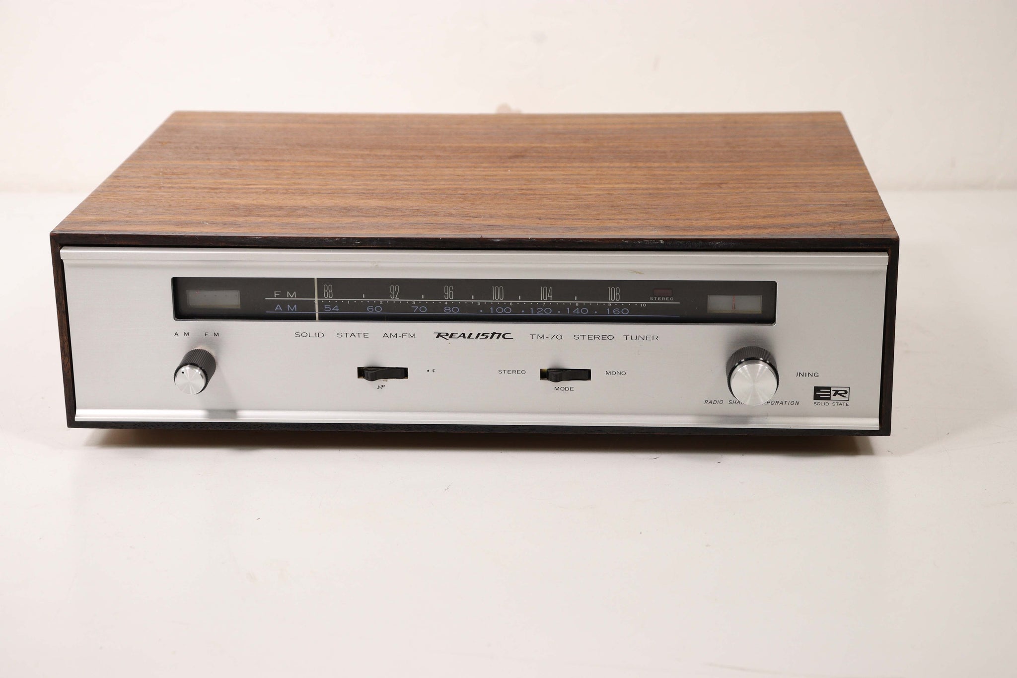 Realistic TM-70 Stereo Tuner System AM FM Solid State Wood Case
