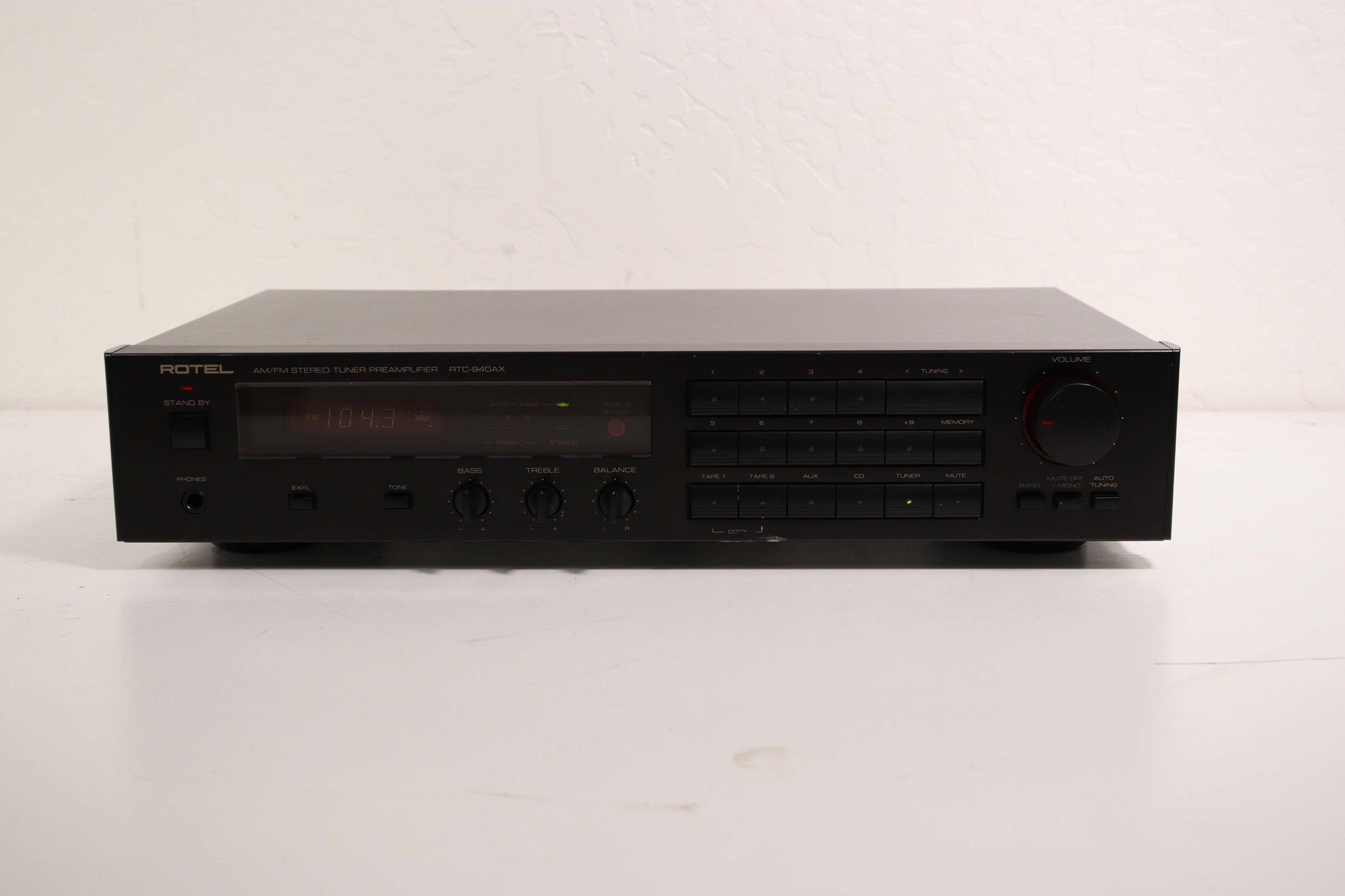 Rotel RTC-940AX AM FM Stereo Tuner Preamplifier System