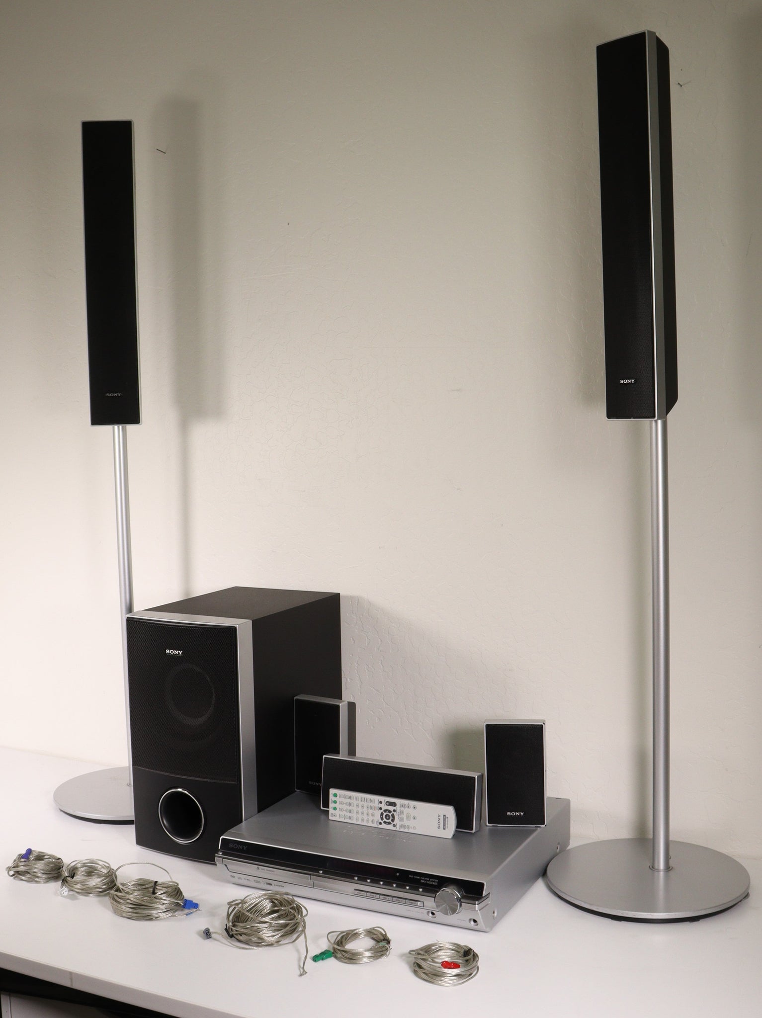 Sony HCD-HDX465 5-Disc CD DVD Player Home Theater Speaker System