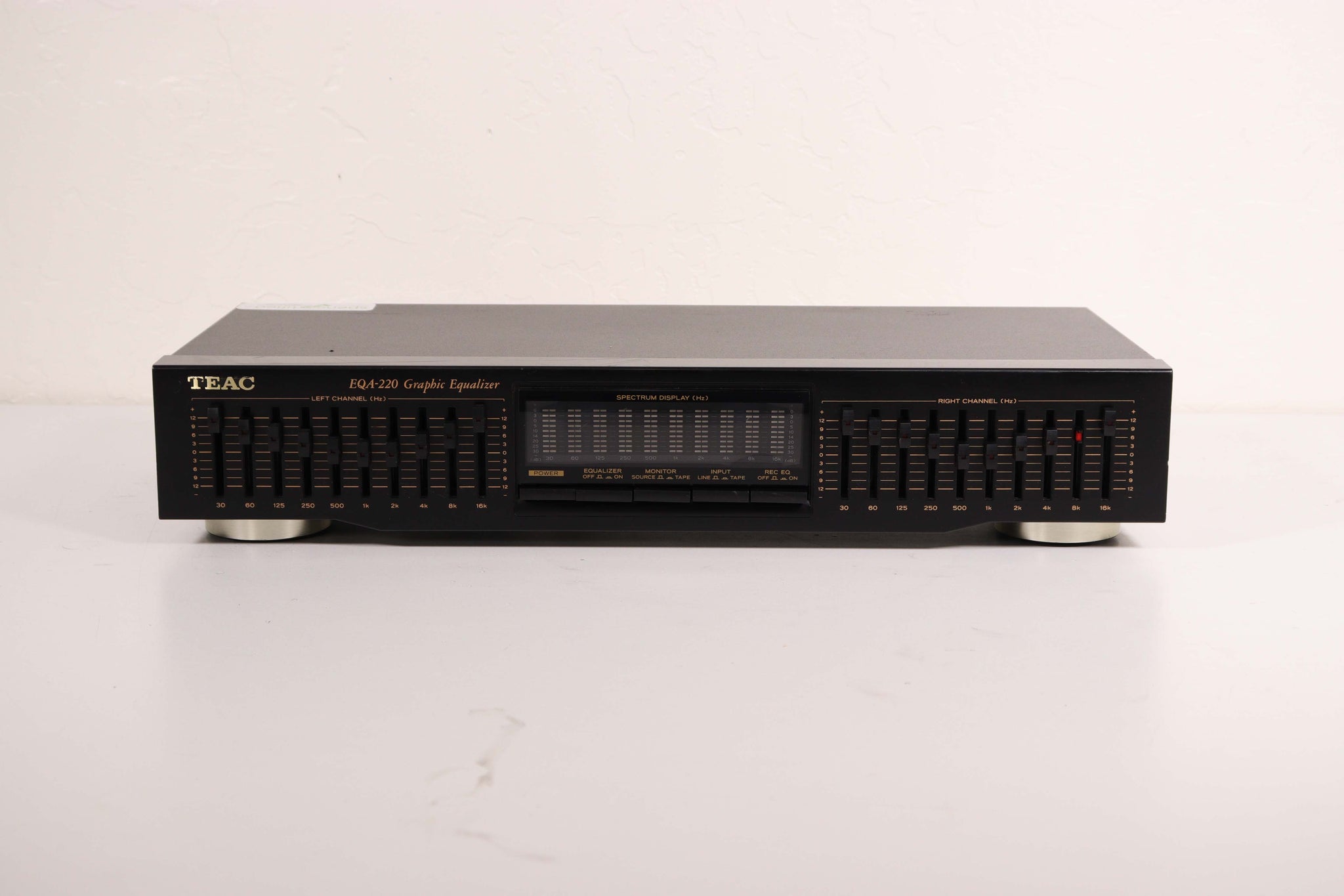 Teac EQA-220 10 Band Graphic Equalizer Digital Spectrum Analyzer Displ