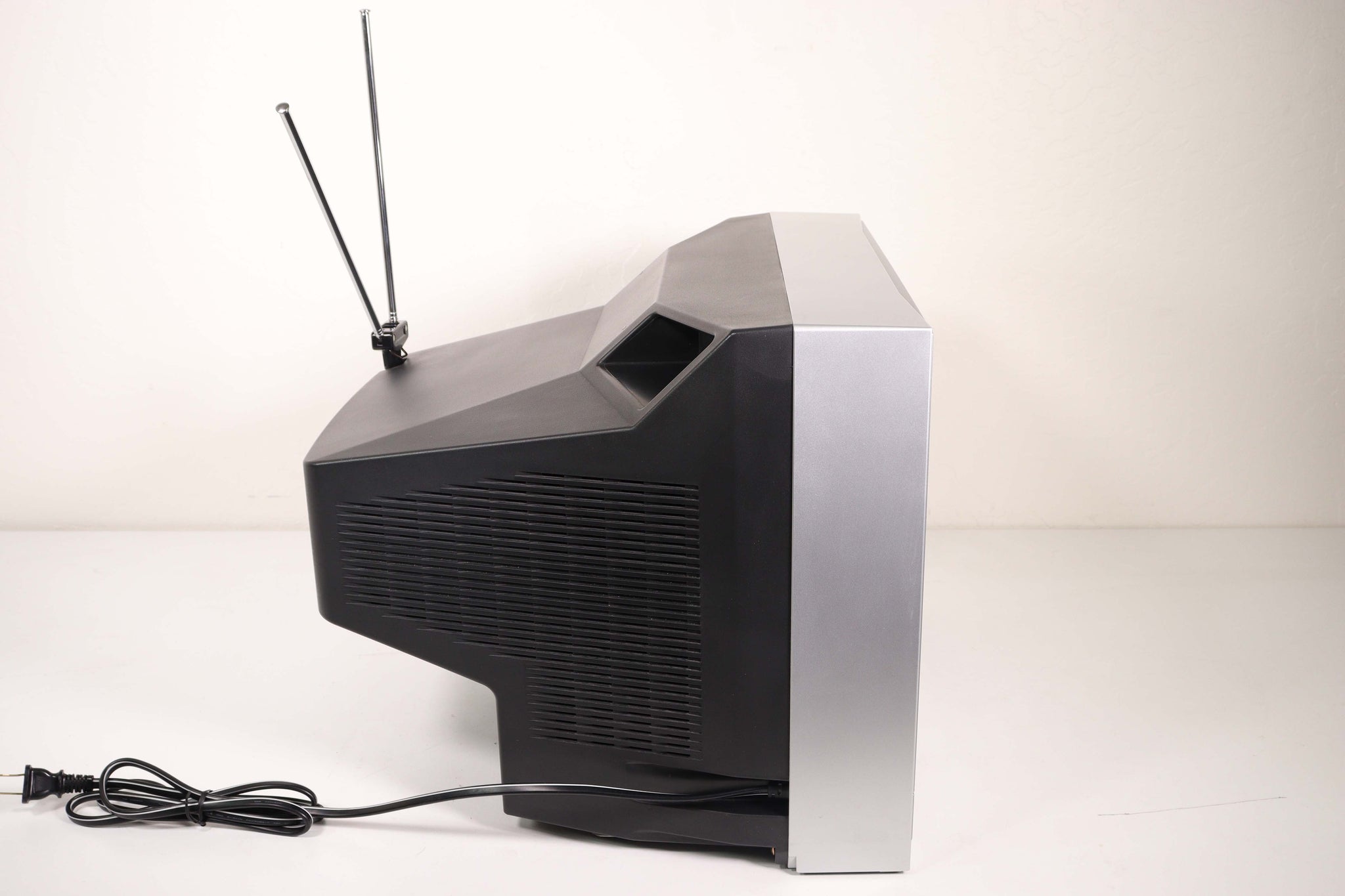 Toshiba 14" Color TV 14AF44 Vintage Gaming Tube Television Set with Co