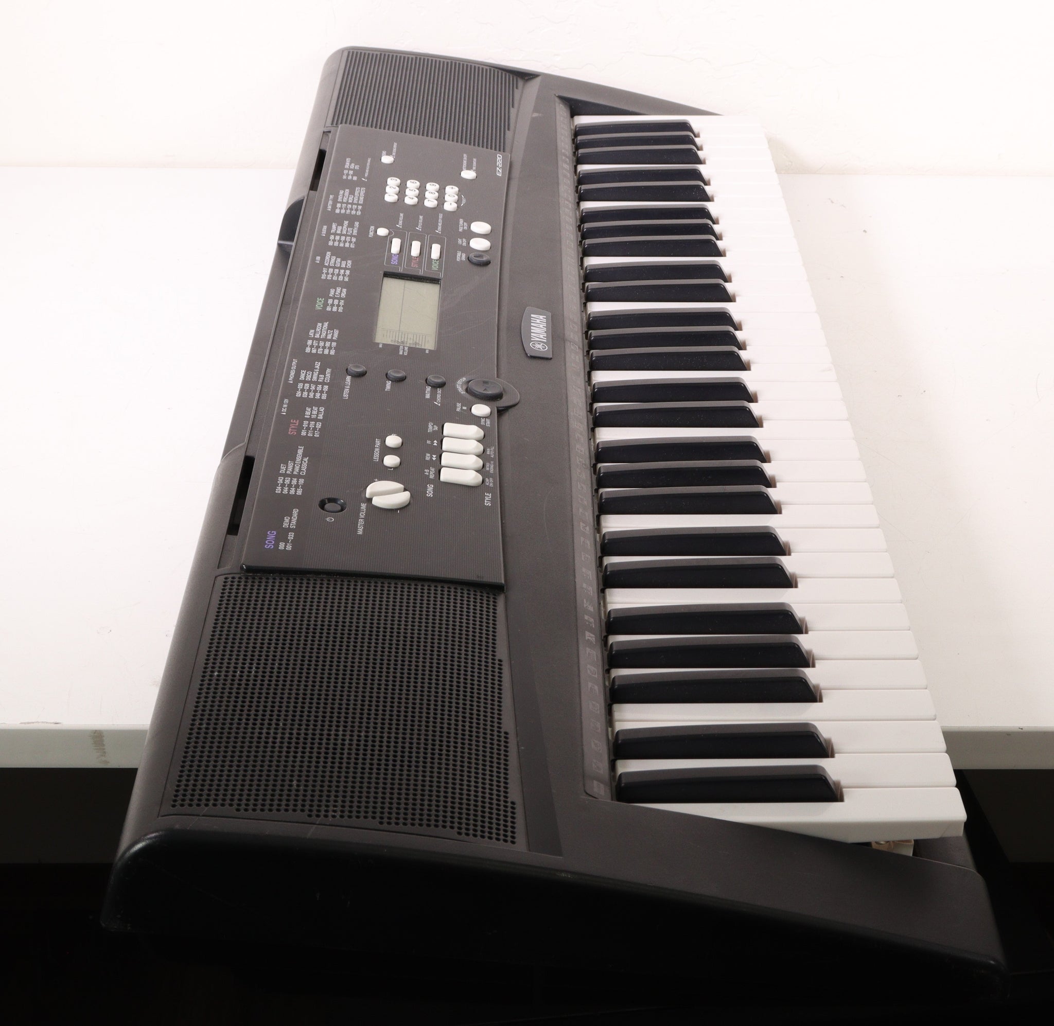 Yamaha EZ-220 Keyboard Portable Electric Piano Keyboard System