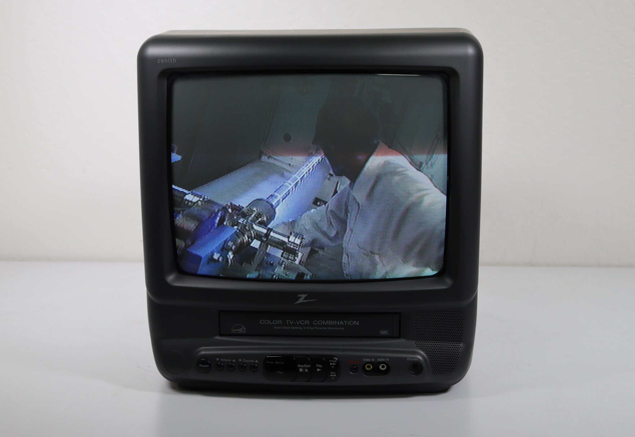 Zenith TV VCR Combo Tube Television with Built-in VHS Player Video Cas ...
