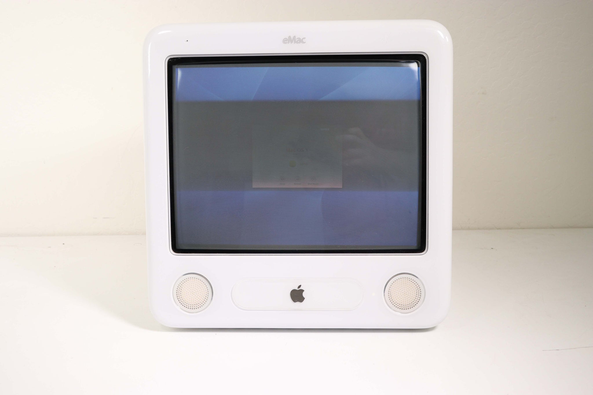 eMac Apple Computer A1002 Vintage Tube Monitor Computer